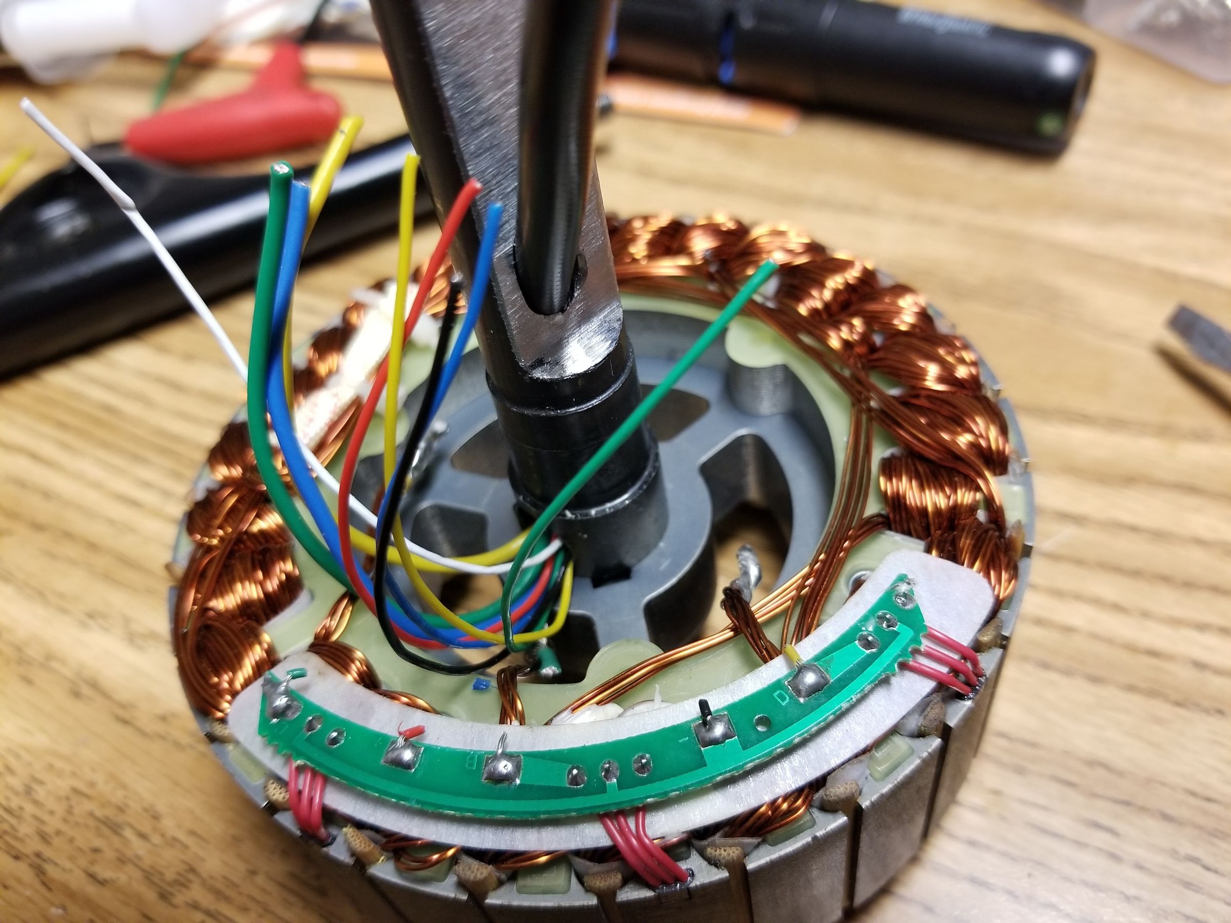 Mounting Hoverboard Wheels Securely and Easily Onto Stateboard ...