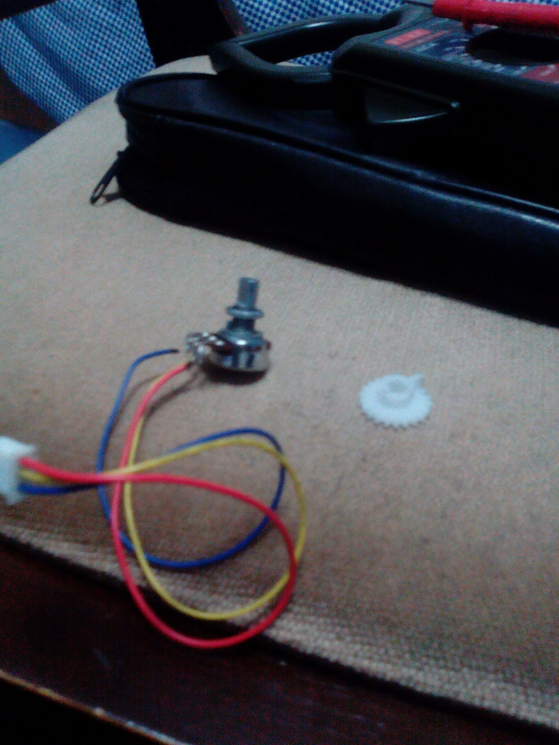 Pc Steering Wheel Mod Gembird : 4 Steps - Instructables