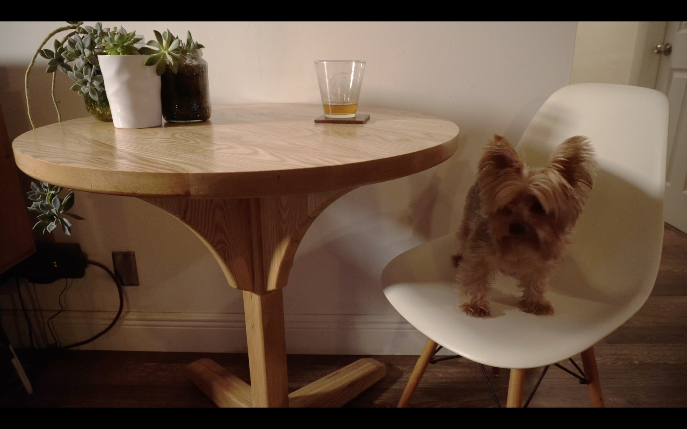 Modern Cafe Table - Small Round Table : 7 Steps (with Pictures ...