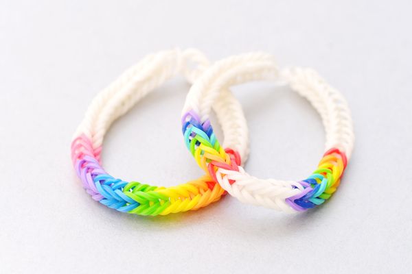How to Make an Easy Really Cute Loomless Rainbow Loom Bracelet. : 9 ...