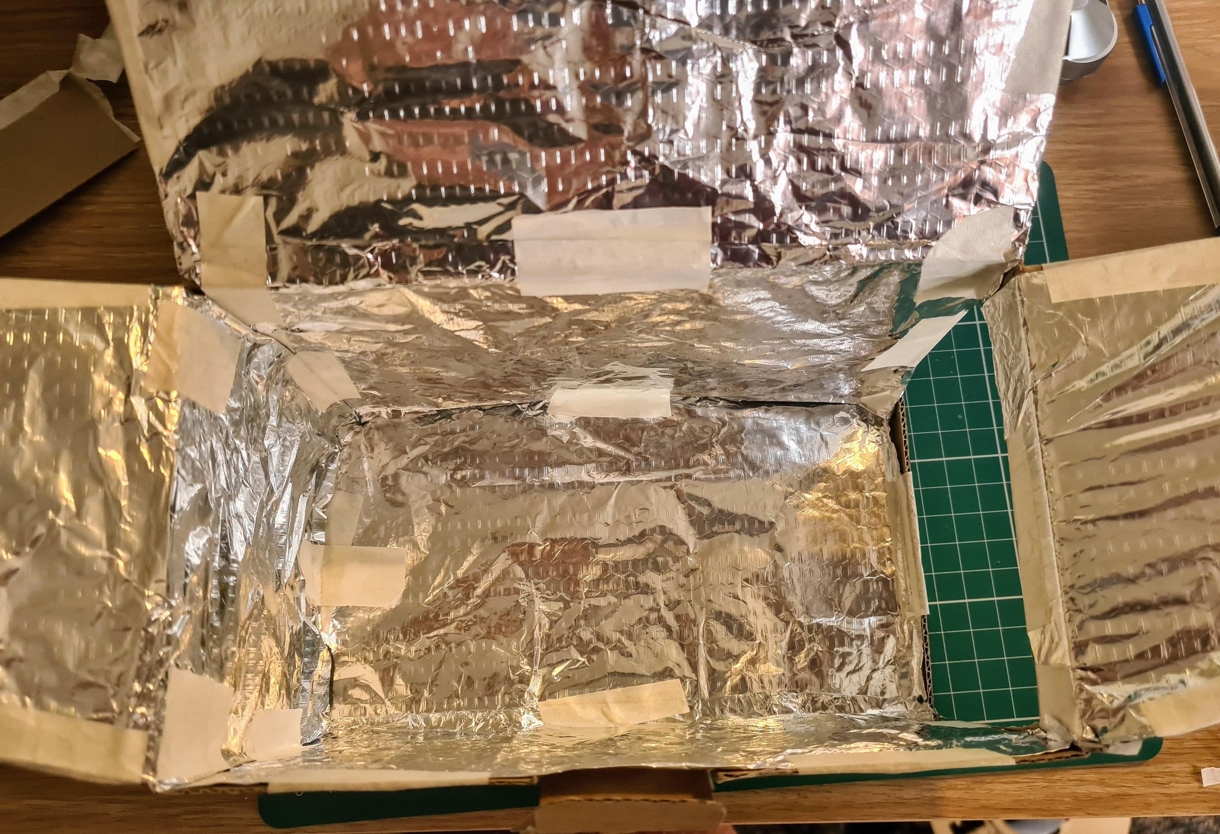 Resin Curing Station From a Cardboard Box : 5 Steps (with Pictures ...