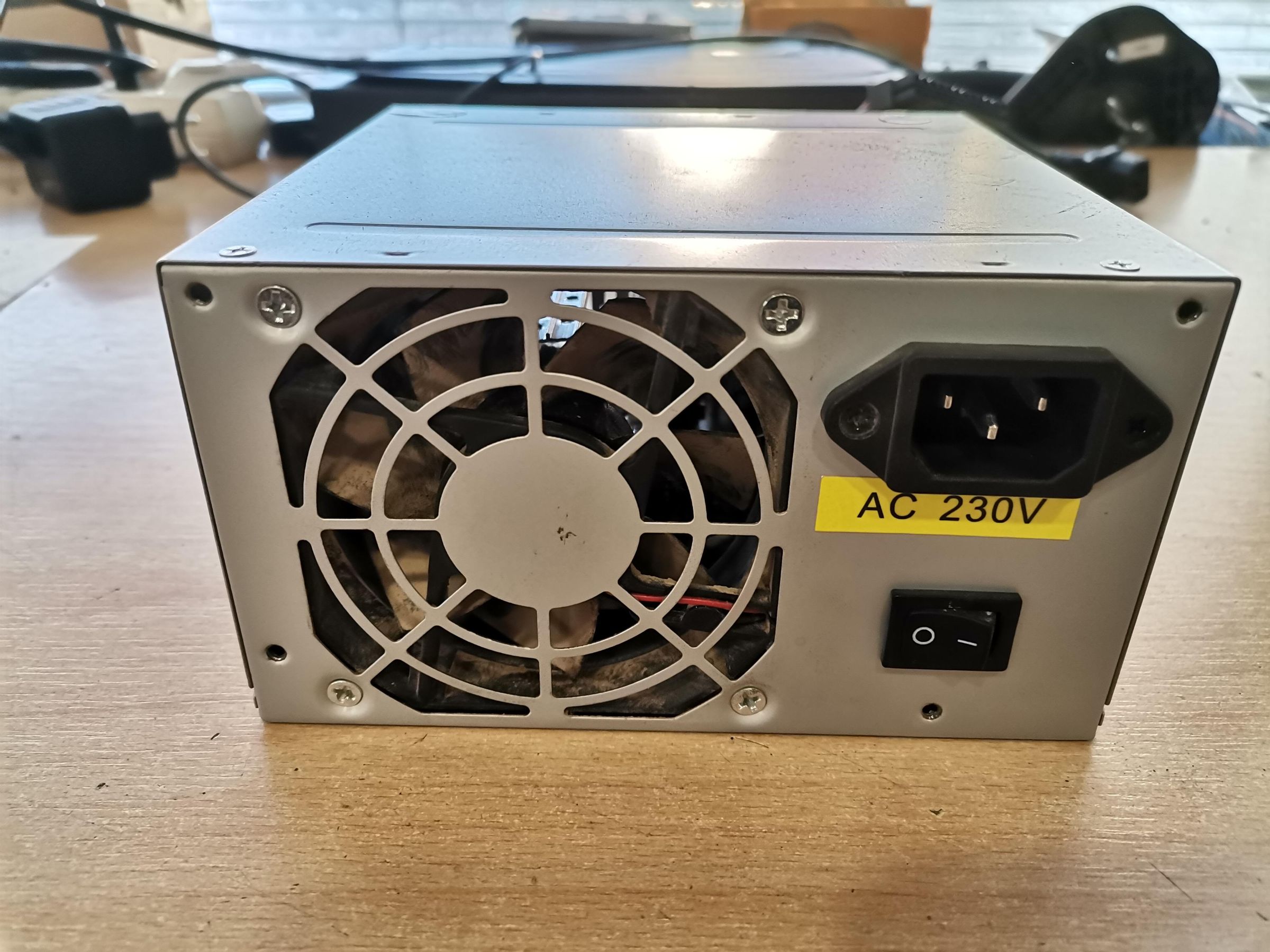 The Simplest Way to Make a Quality HV (High Voltage) Source From a PC ...