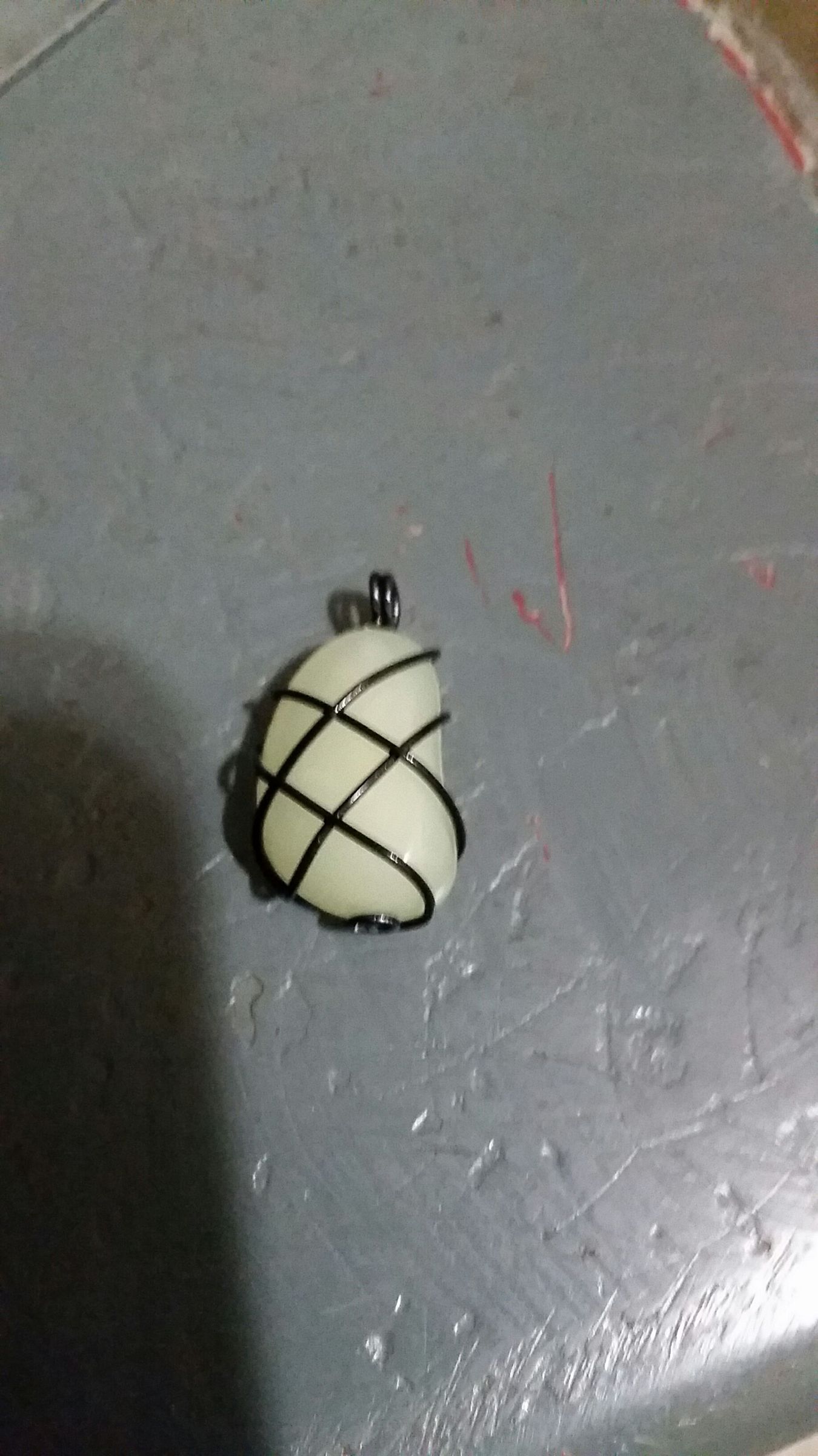 Glow in the Dark Wire Wrapped Pendant : 5 Steps (with Pictures ...