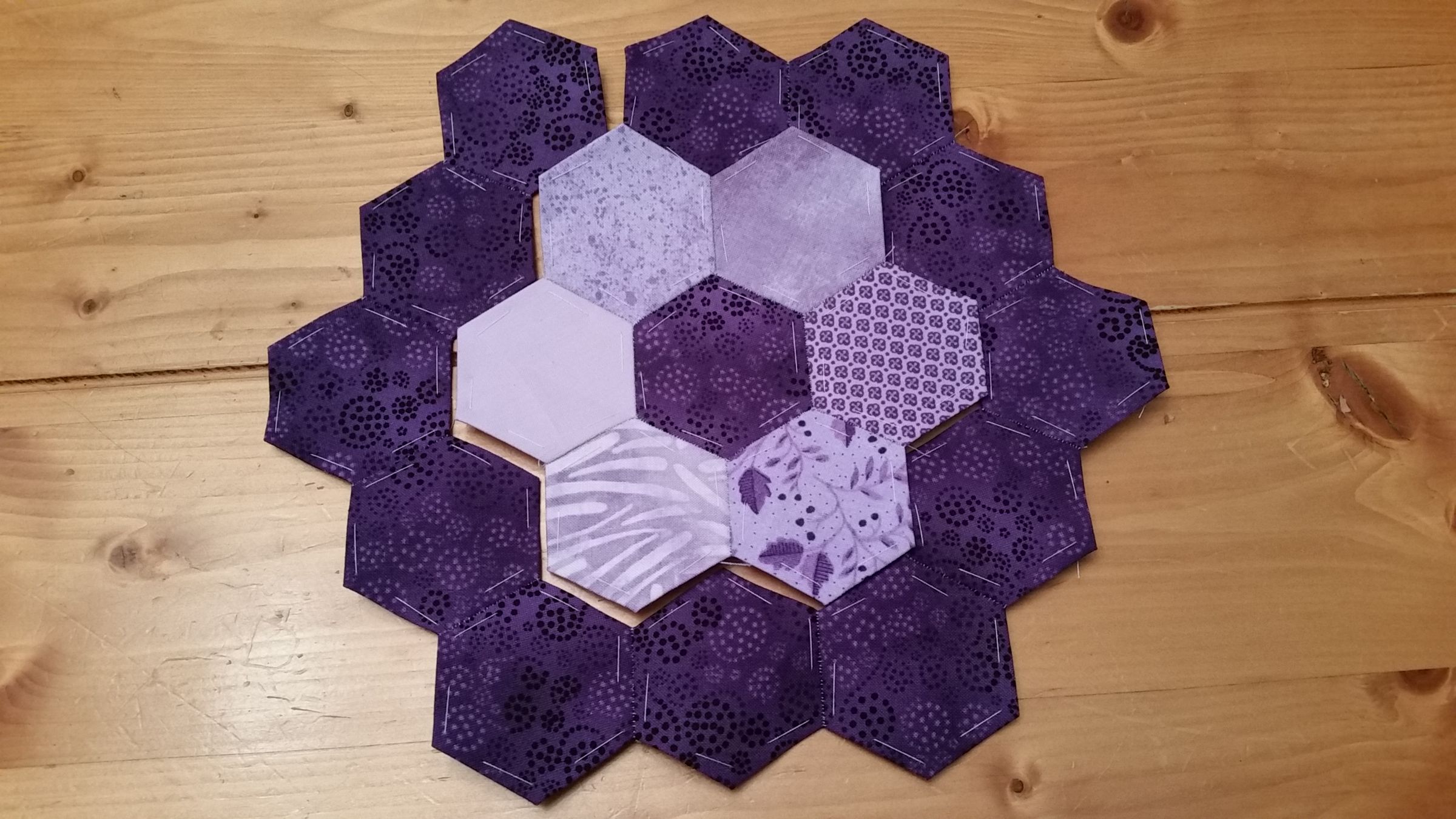 Hexagon English Paper Hand Piecing : 8 Steps (with Pictures ...