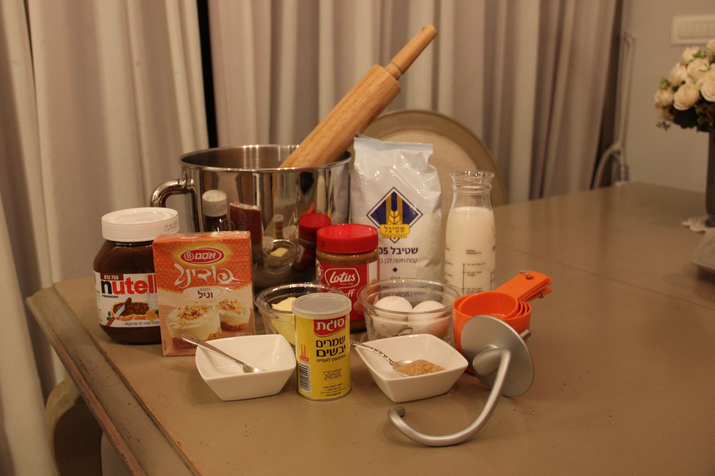 The Best Nutella and Lotus Rolls : 9 Steps (with Pictures) - Instructables