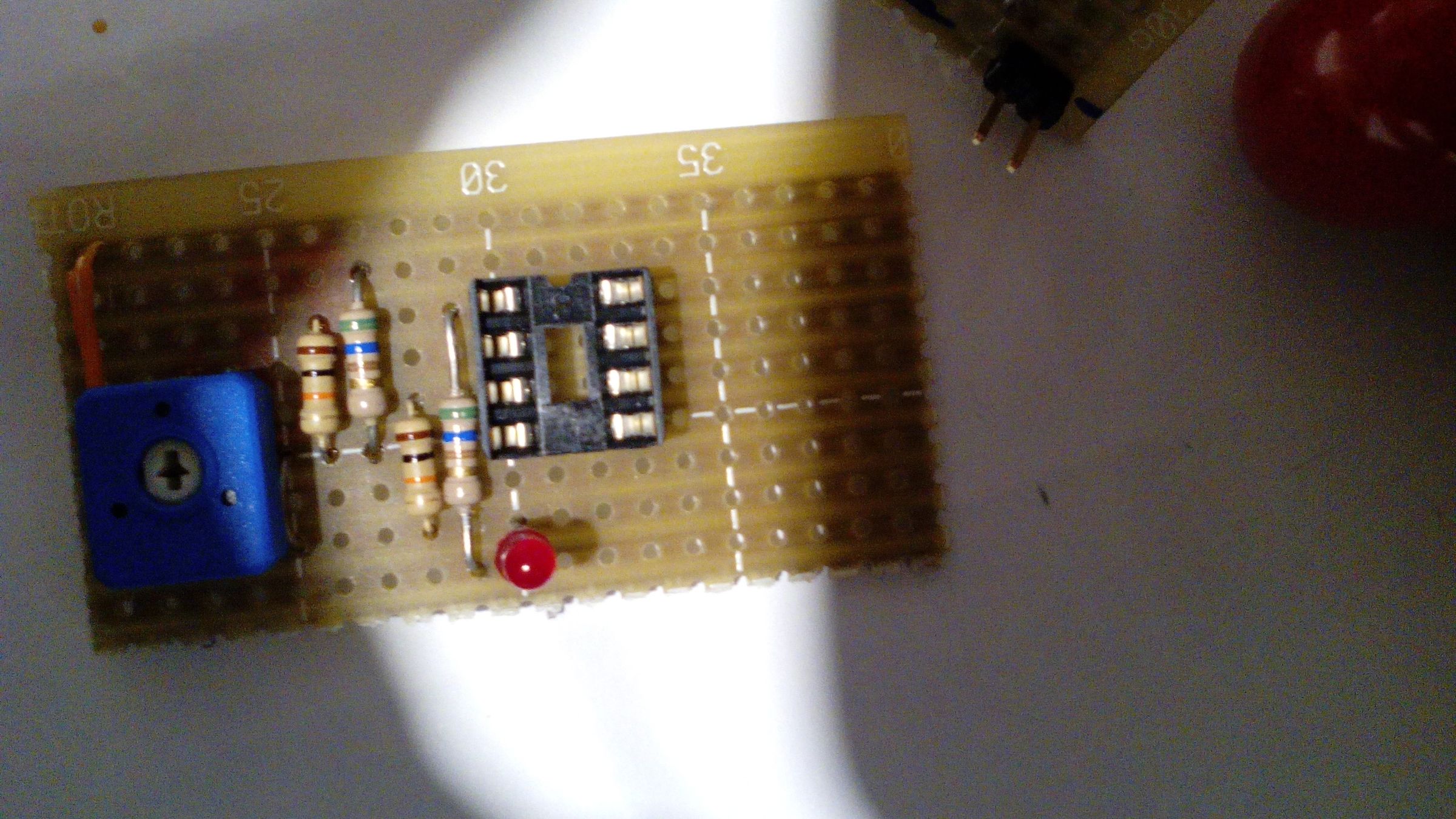 Single White Line Detector for SUMO ROBOT : 16 Steps - Instructables