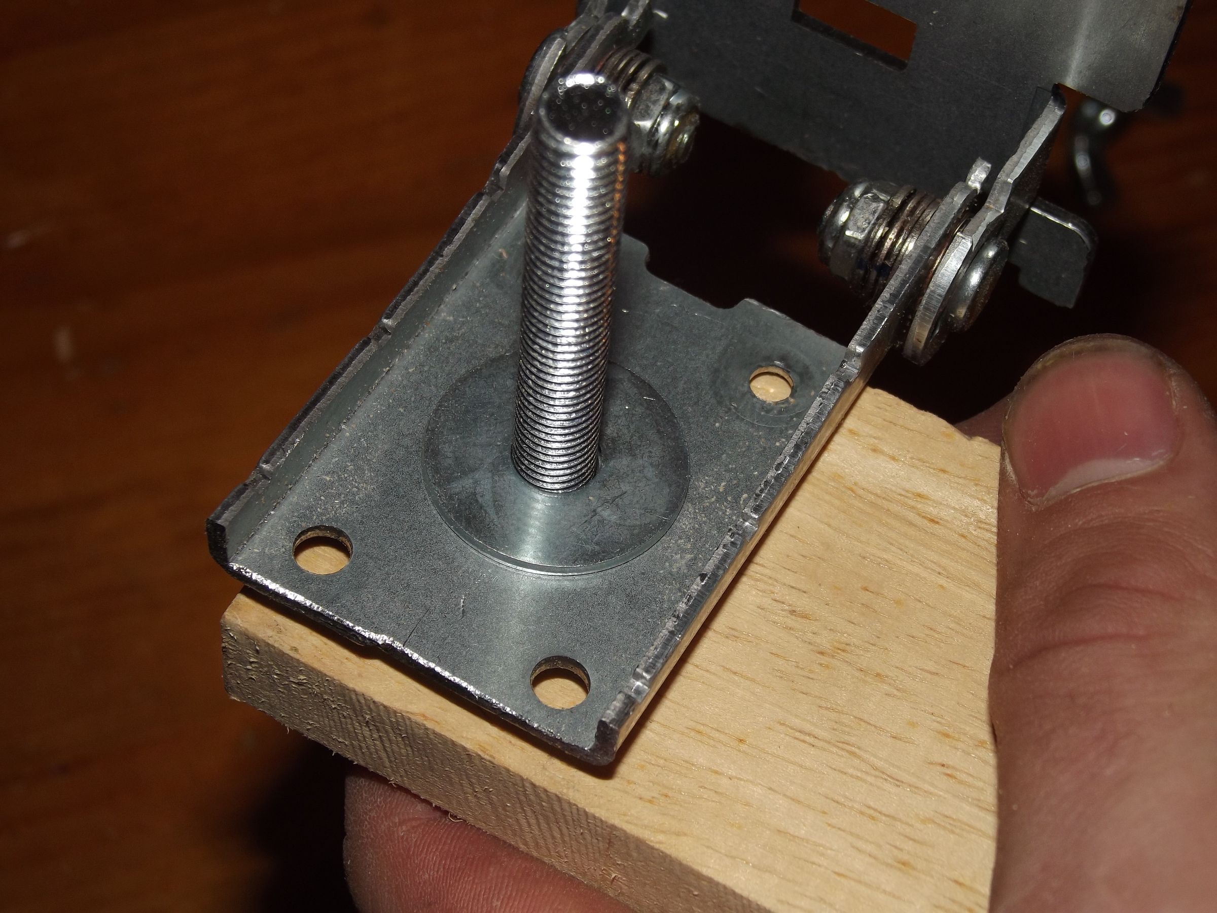 Varifocal Triple Monitor Stand : 10 Steps (with Pictures) - Instructables
