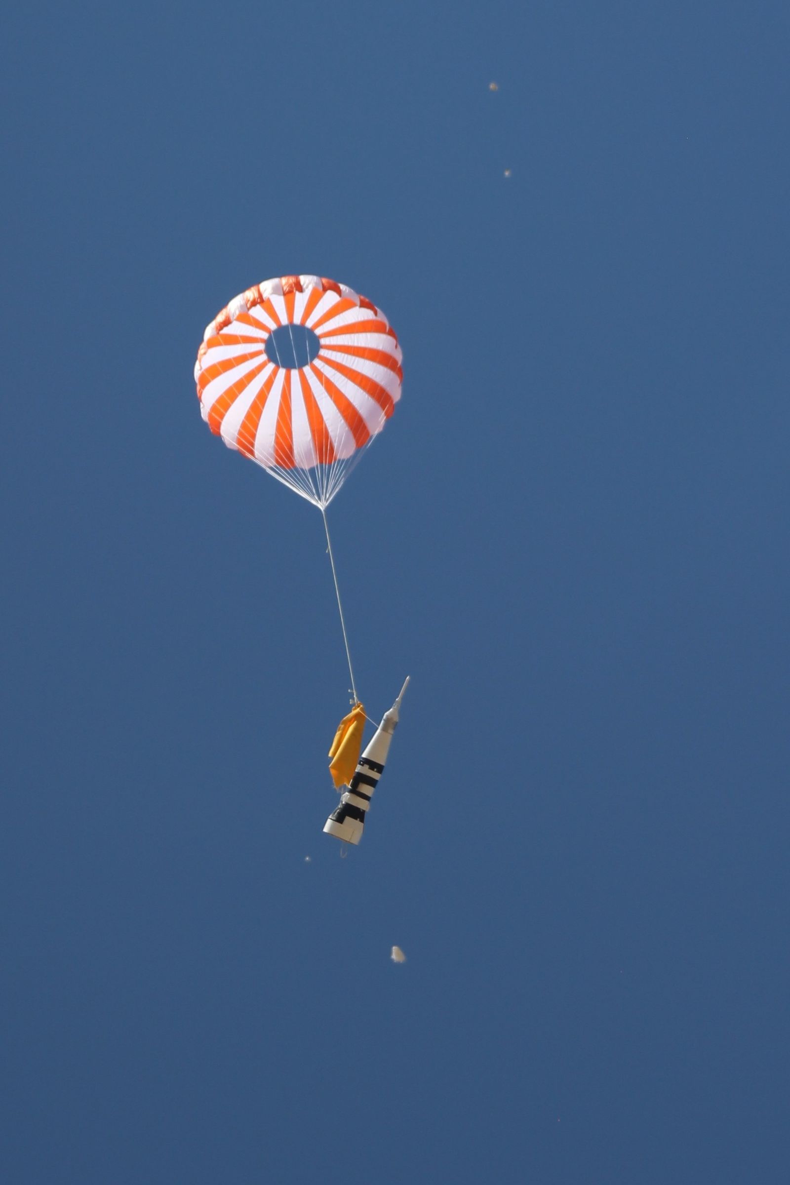 Orange and White Apollo-Style Model Rocket Parachutes : 6 Steps (with ...