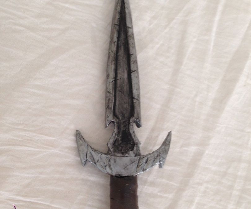 Skyrim Mehrune's Razor Prop : 8 Steps - Instructables