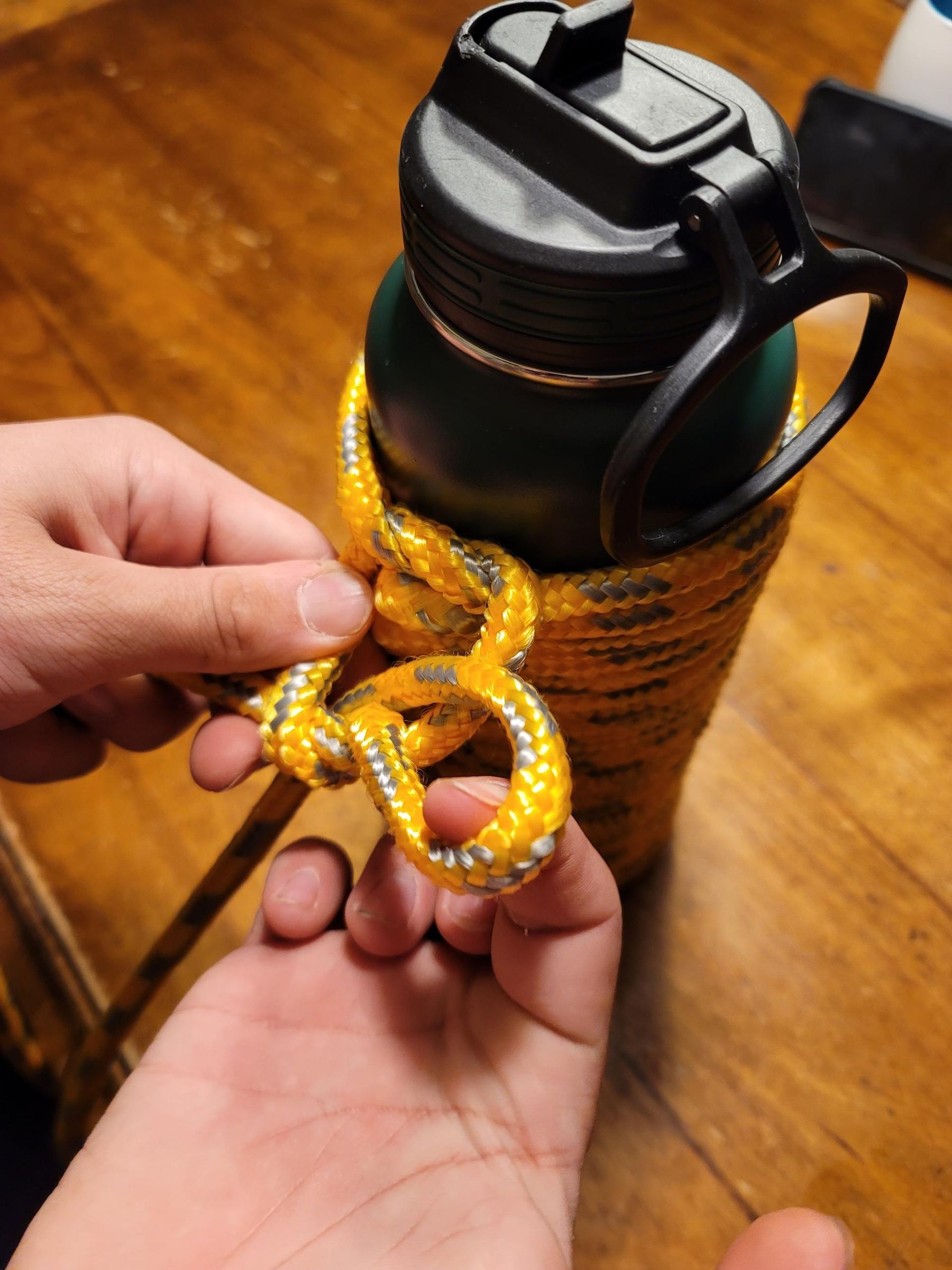6 Step Water Bottle Rope Wrap : 7 Steps (with Pictures) - Instructables