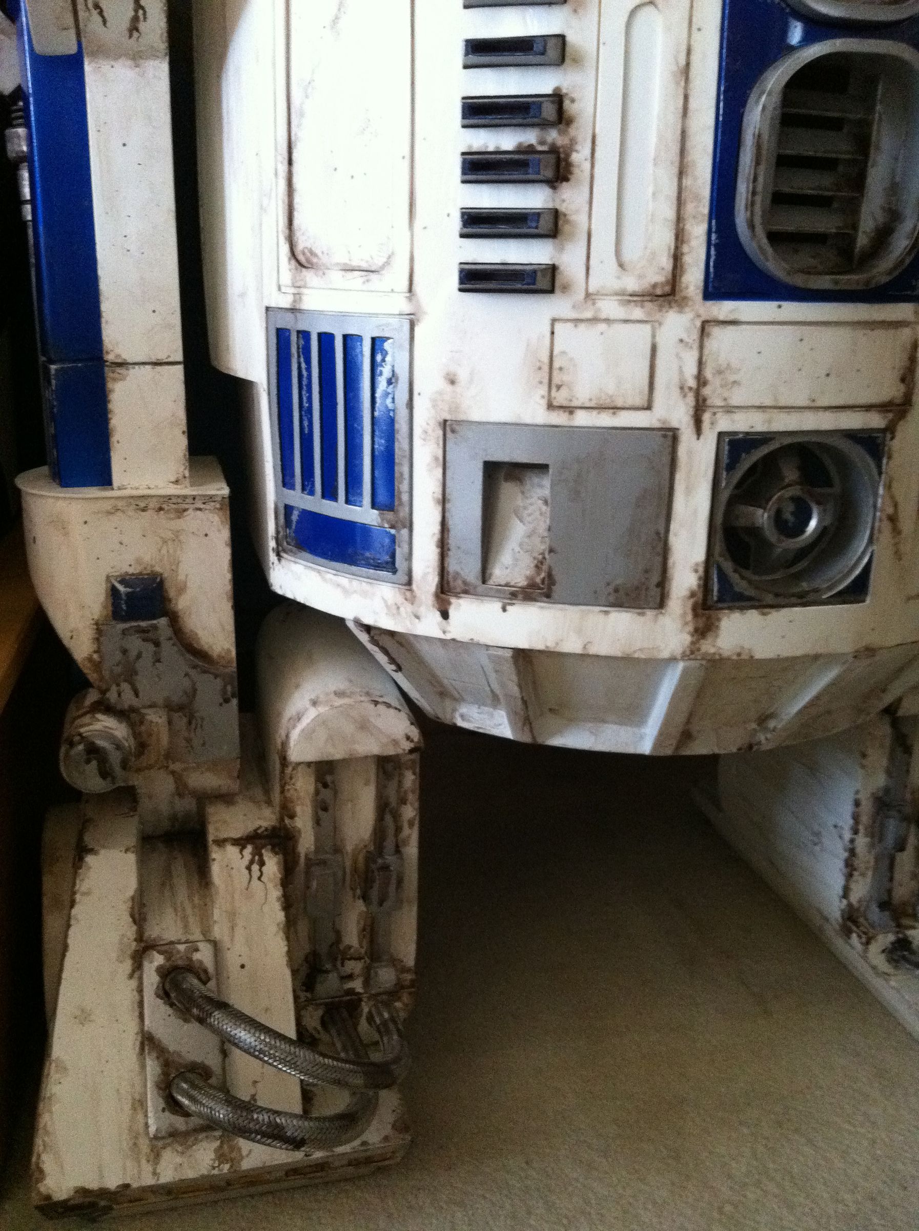 R2D2 How to Battle Damaged R2 and Add Low-cost Audio N Led Lights ...