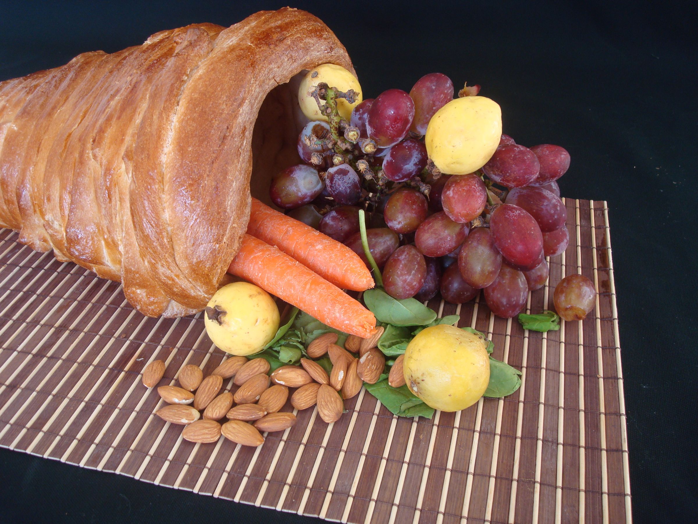 Bread Cornucopia Thanksgiving Centerpiece : 5 Steps (with Pictures ...