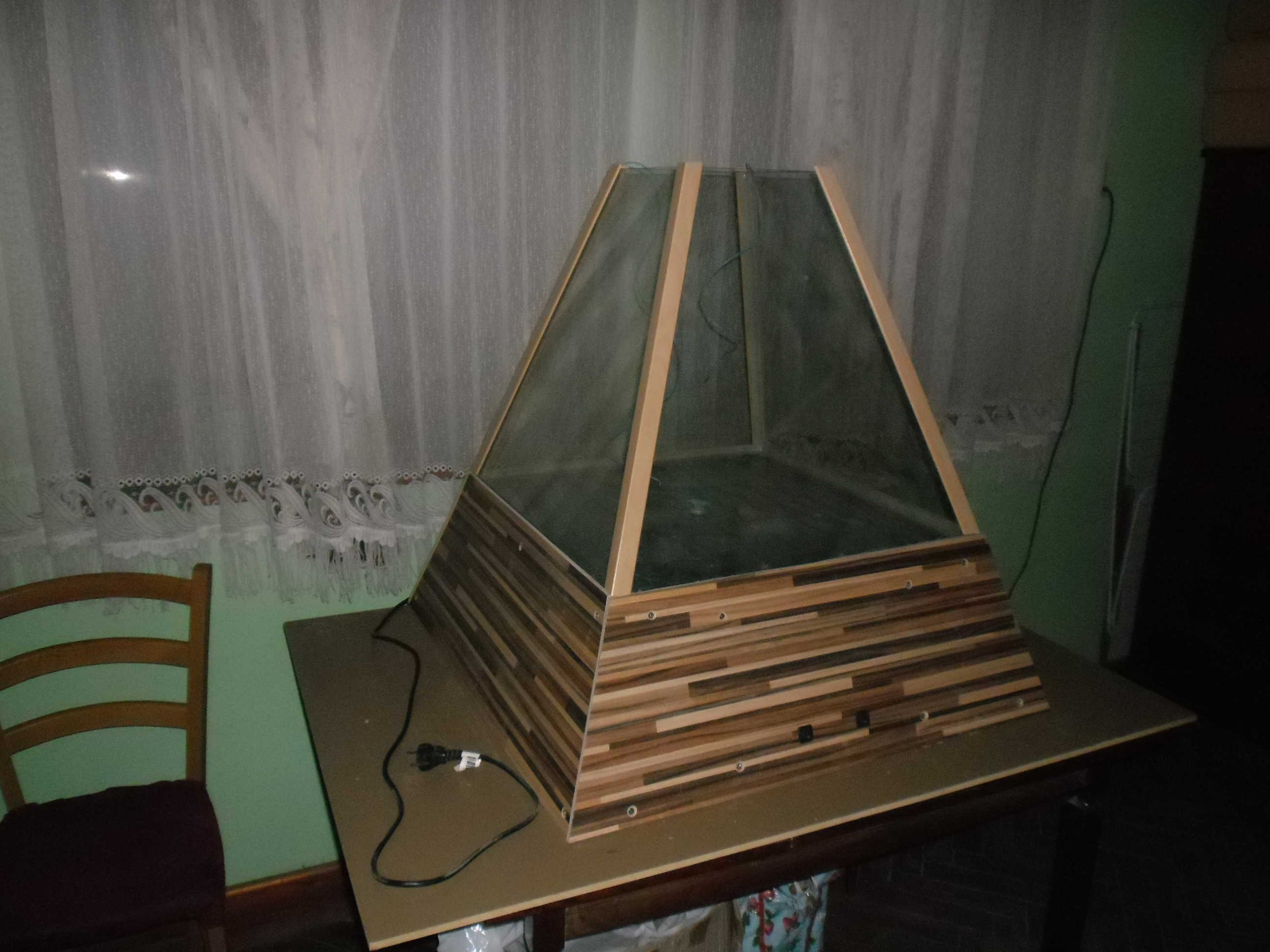 Aquarium Pyramid Model - Instructables