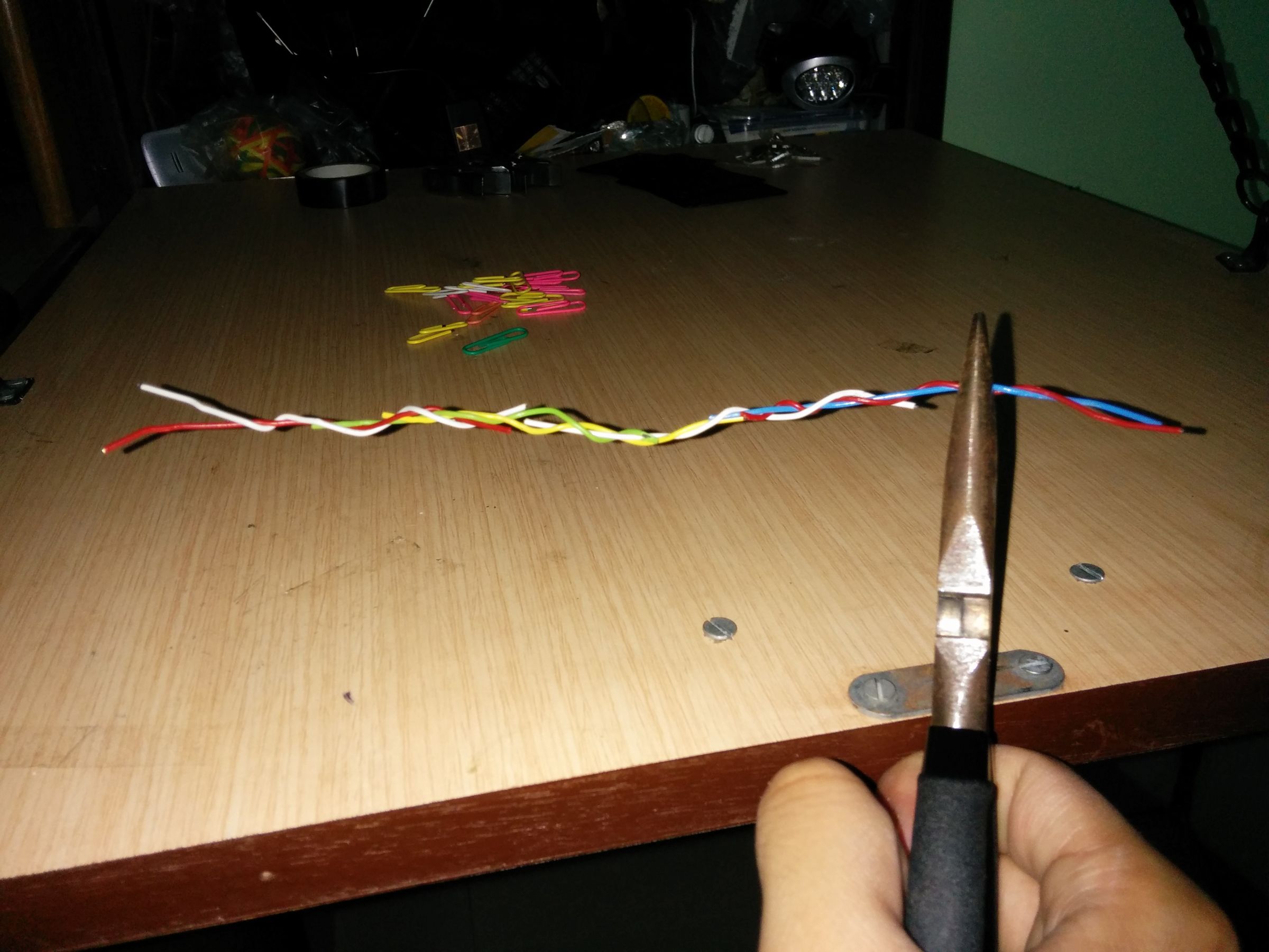 Dirt Cheap DIY Helping Hands! : 5 Steps (with Pictures) - Instructables