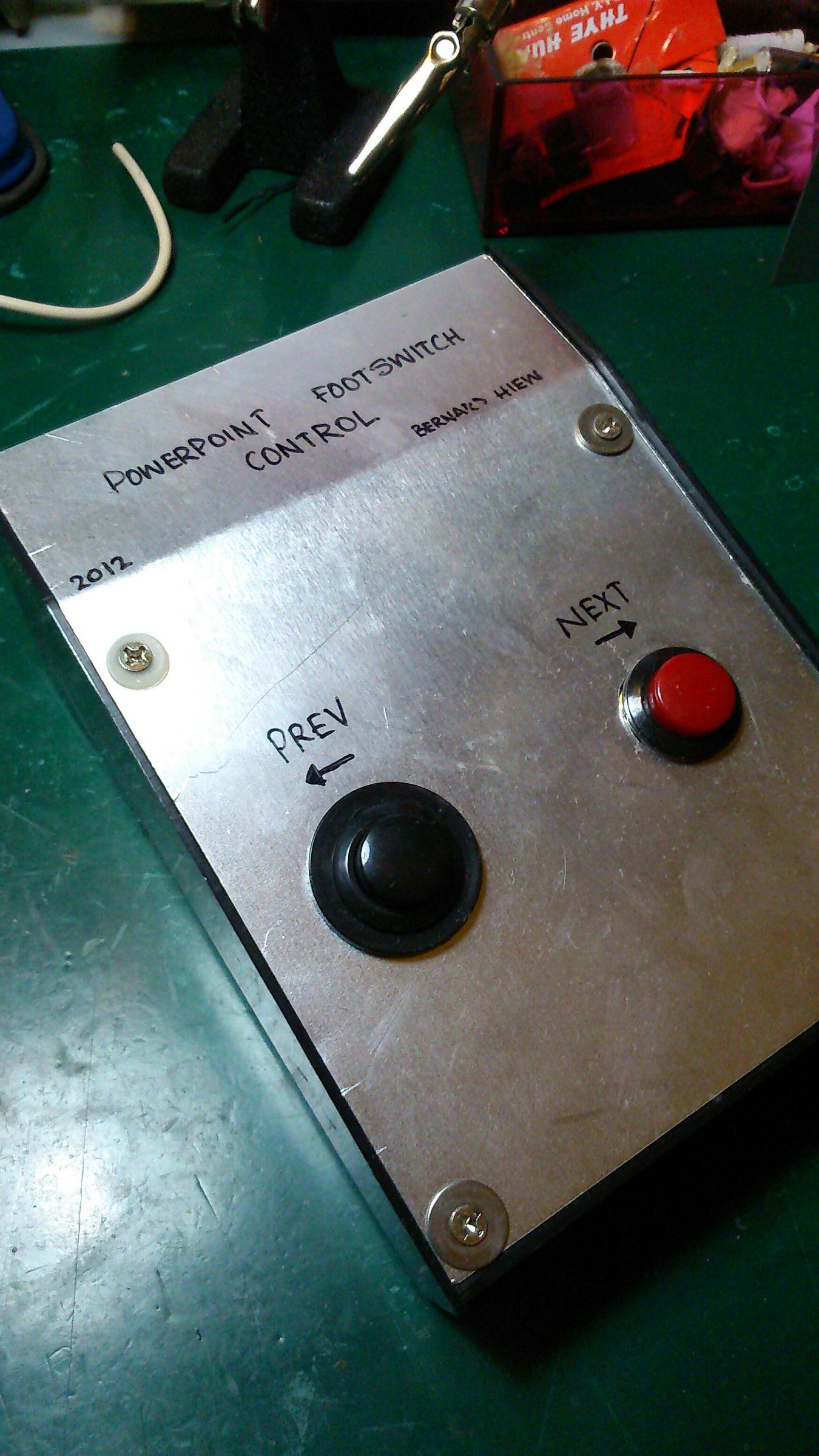 Foot Switch Control for PowerPoint Slides - Instructables