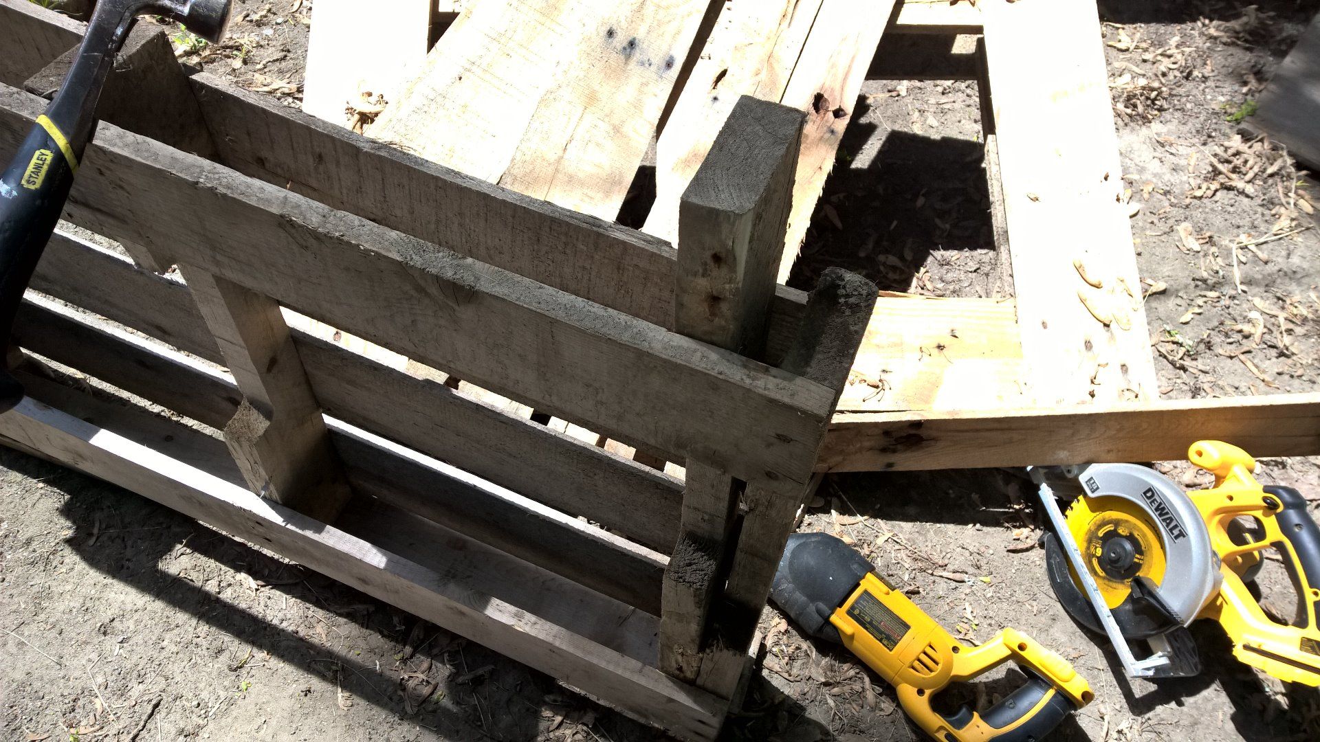 Recycled Pallets and Wood - Two Bale Hay Storage Rack : 8 Steps ...