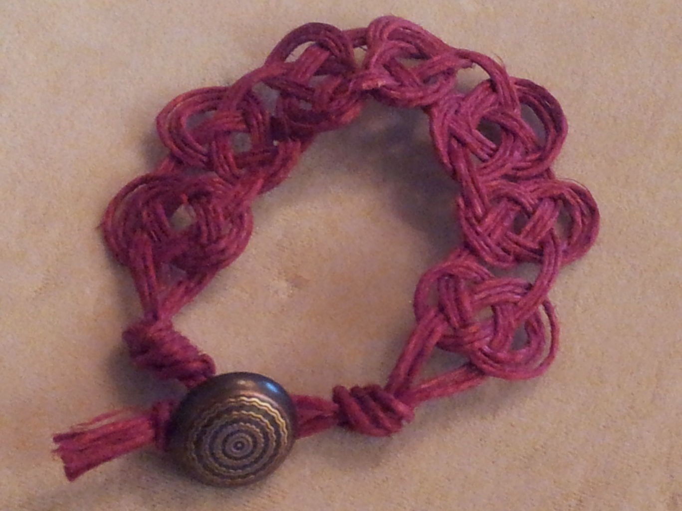 Celtic Knot Macrame Bracelet : 9 Steps (with Pictures) - Instructables