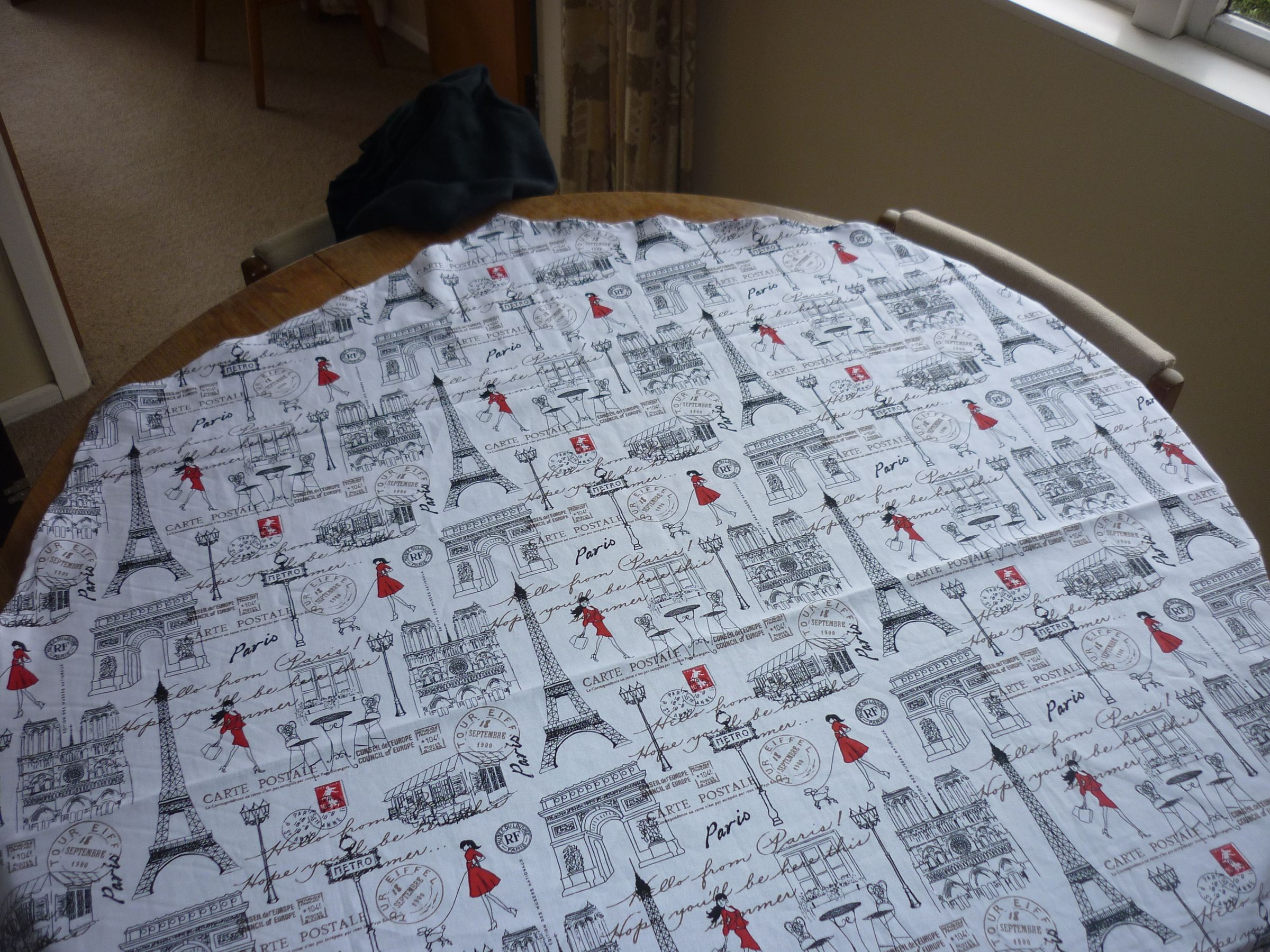 Sew an Octagonal Tablecloth Without a Pattern : 5 Steps - Instructables