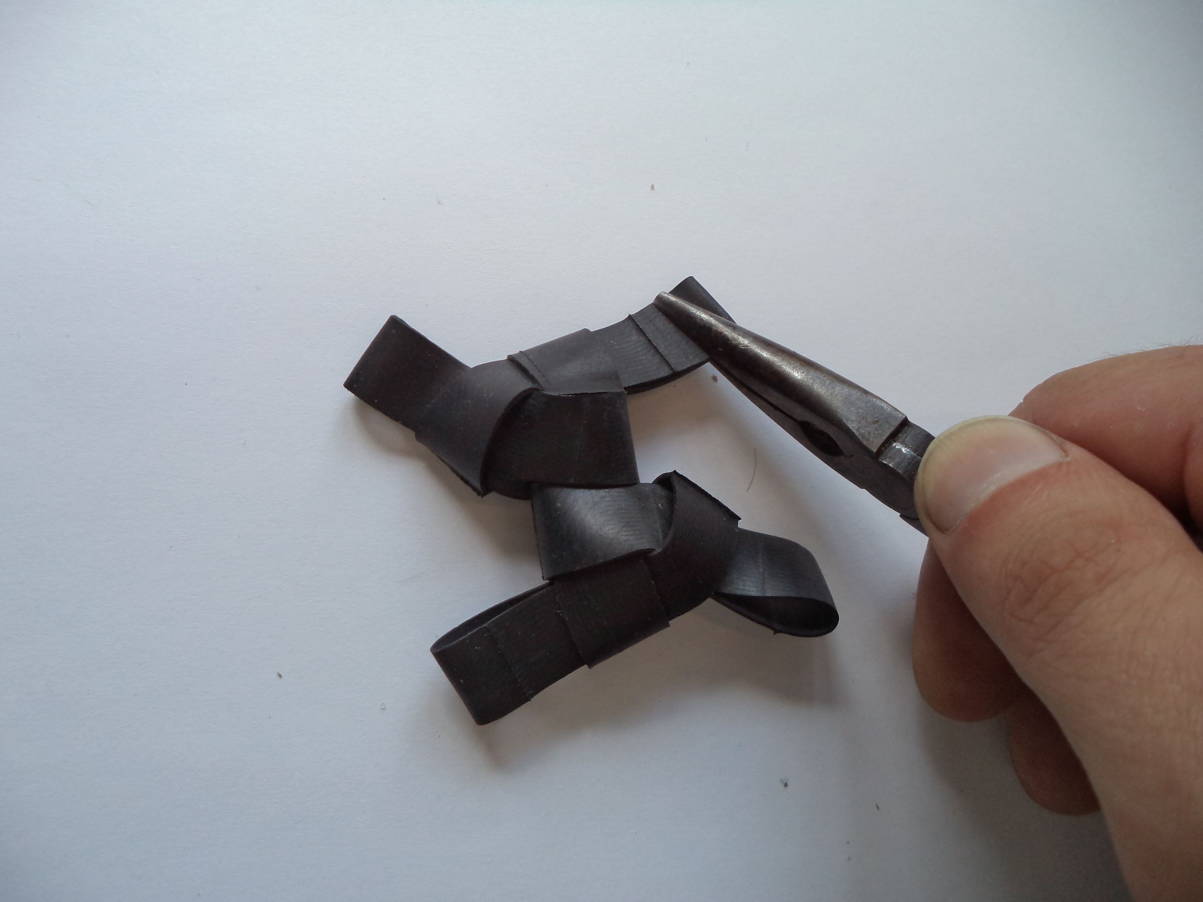 Backpack Cargo Net From Inner Tubes : 26 Steps (with Pictures ...