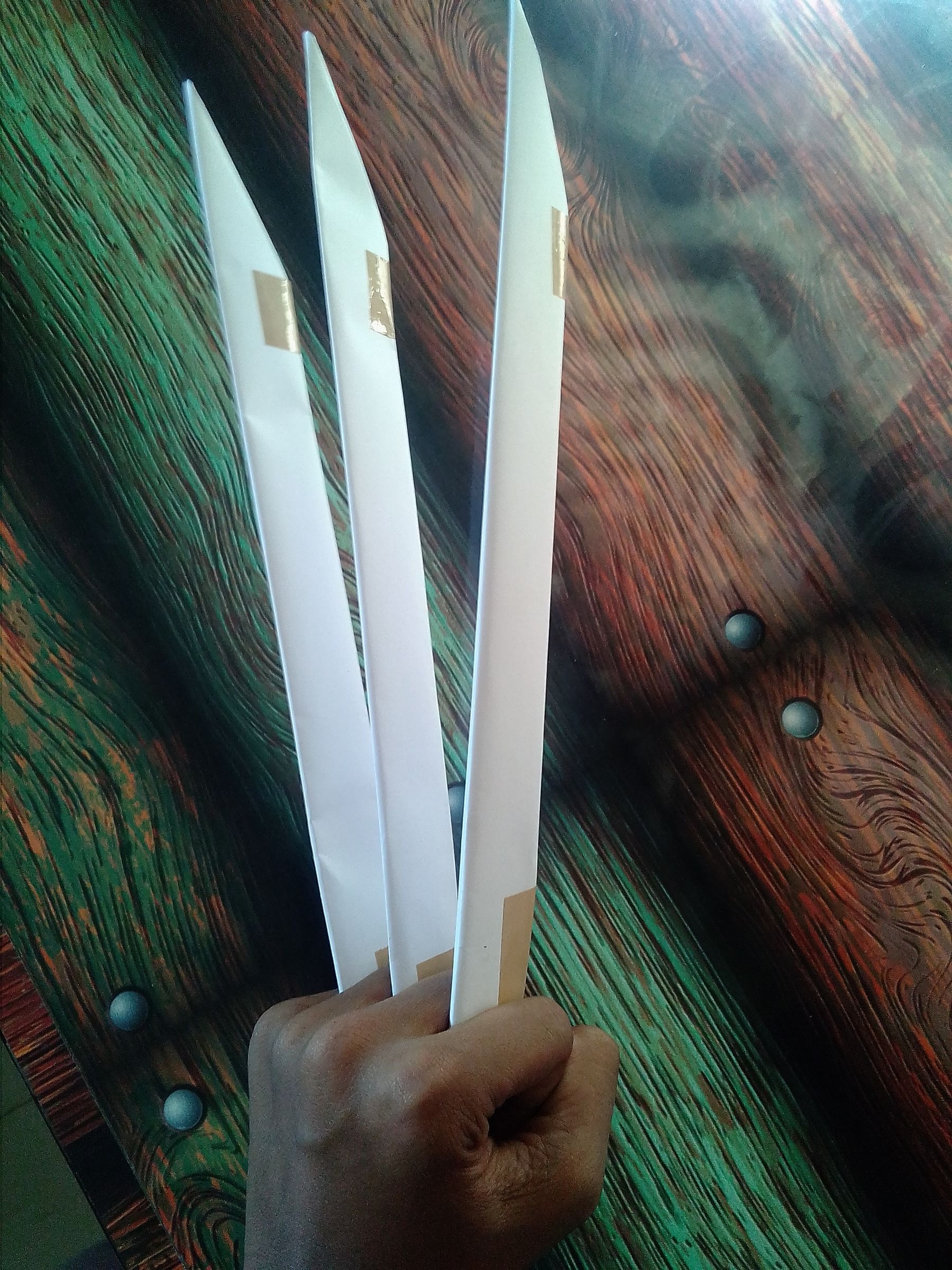 Wolverine Claws Out of Paper : 5 Steps (with Pictures) - Instructables