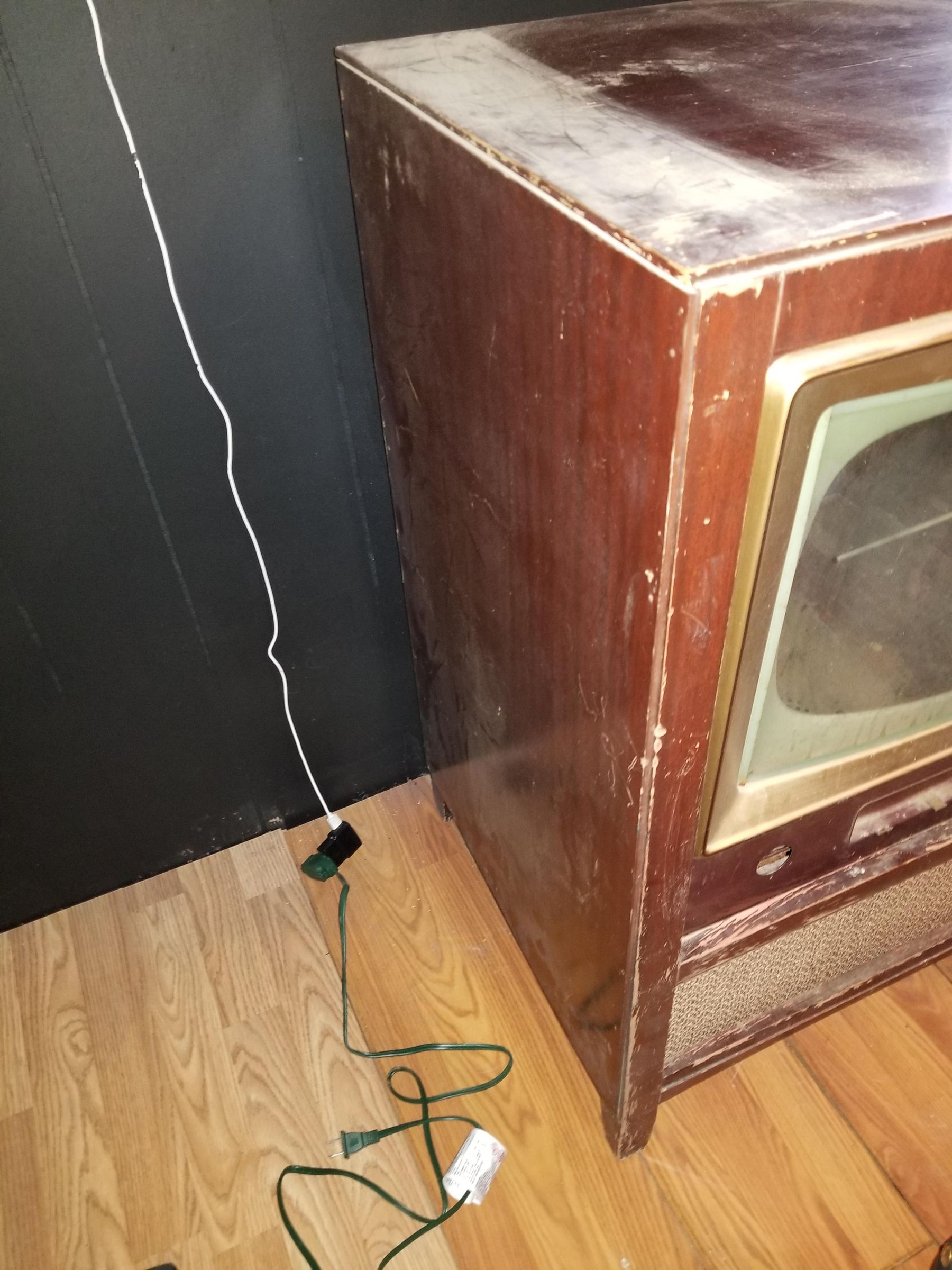 Old TV Into Fish Tank : 3 Steps - Instructables