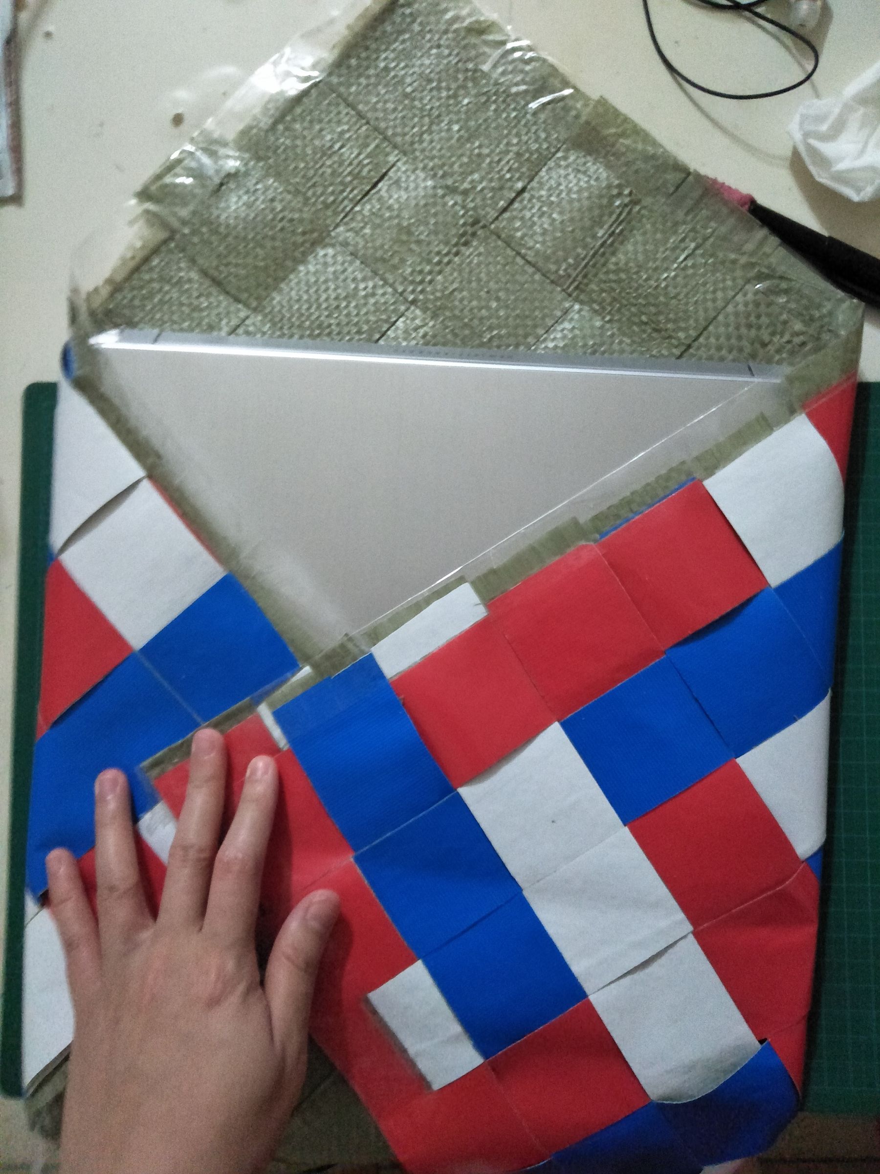 Woven Duct Tape Laptop Sleeve : 12 Steps - Instructables
