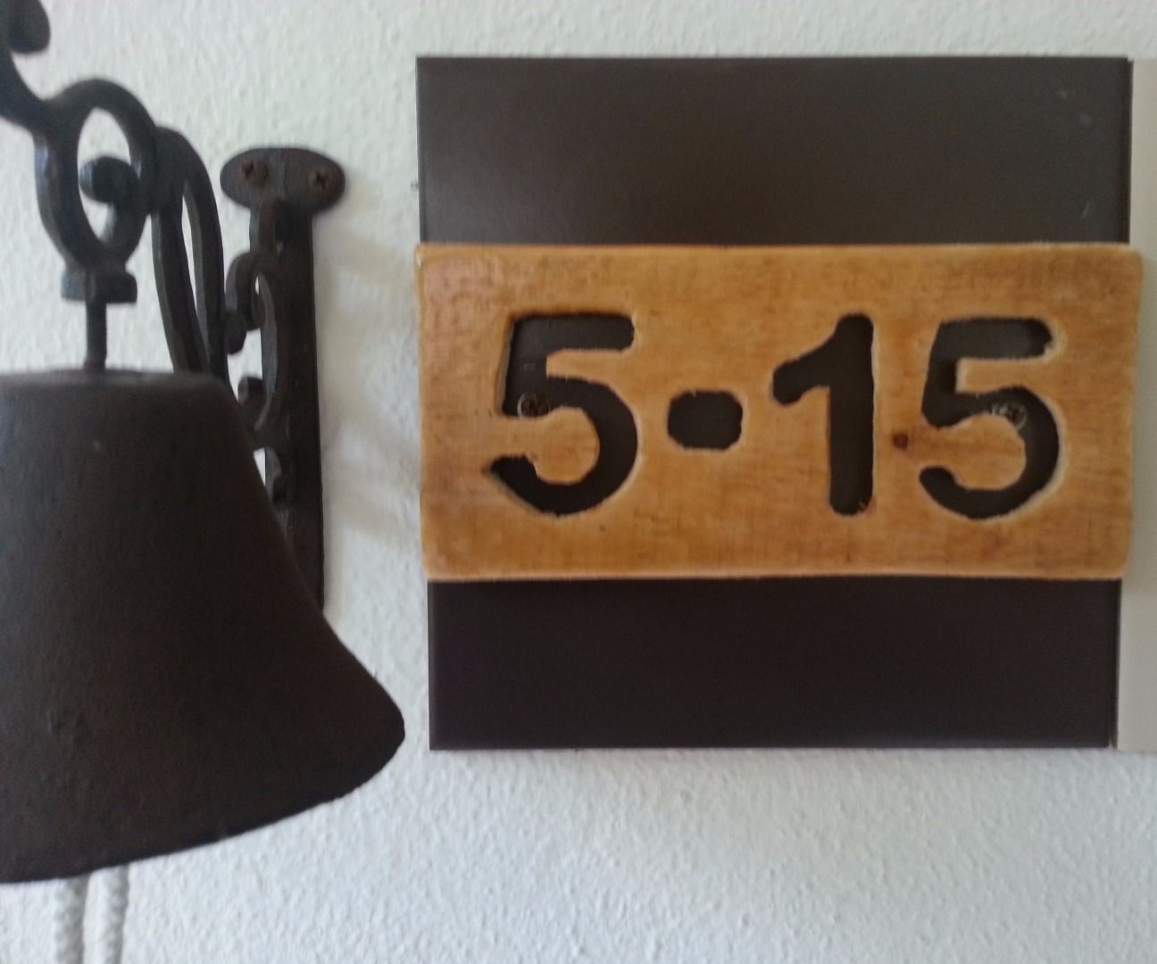 House Number Plate/Signage With Plank (discarded) - Instructables