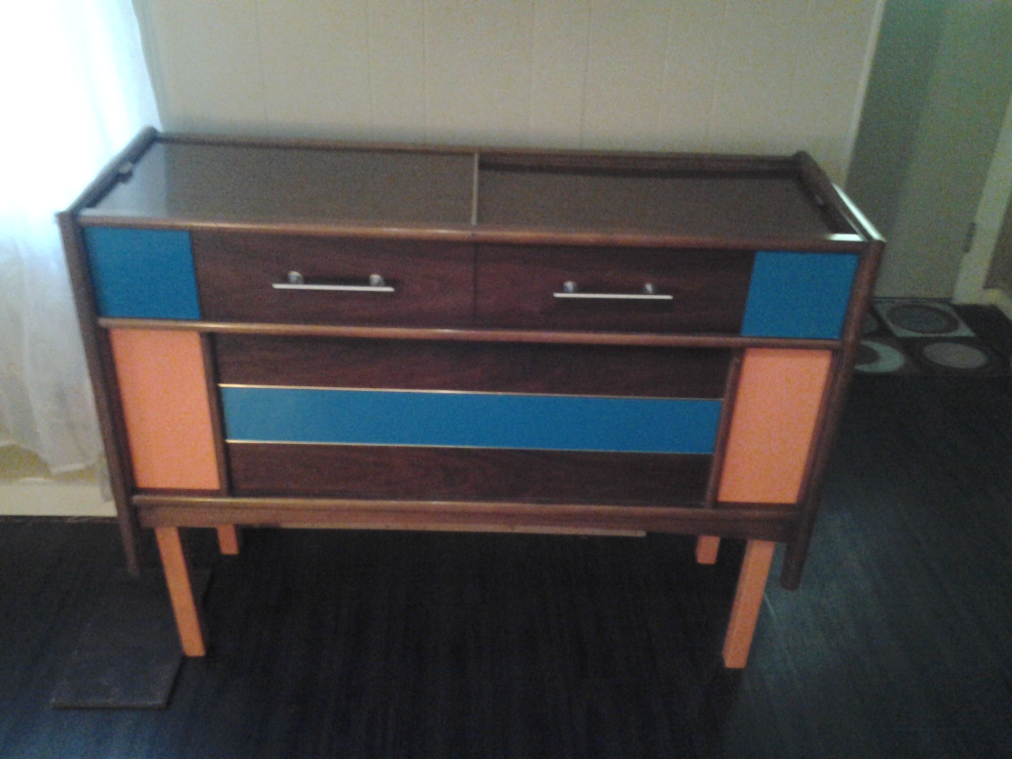 Retro Upcycle Stereo to a Bar That Lights Up : 5 Steps - Instructables