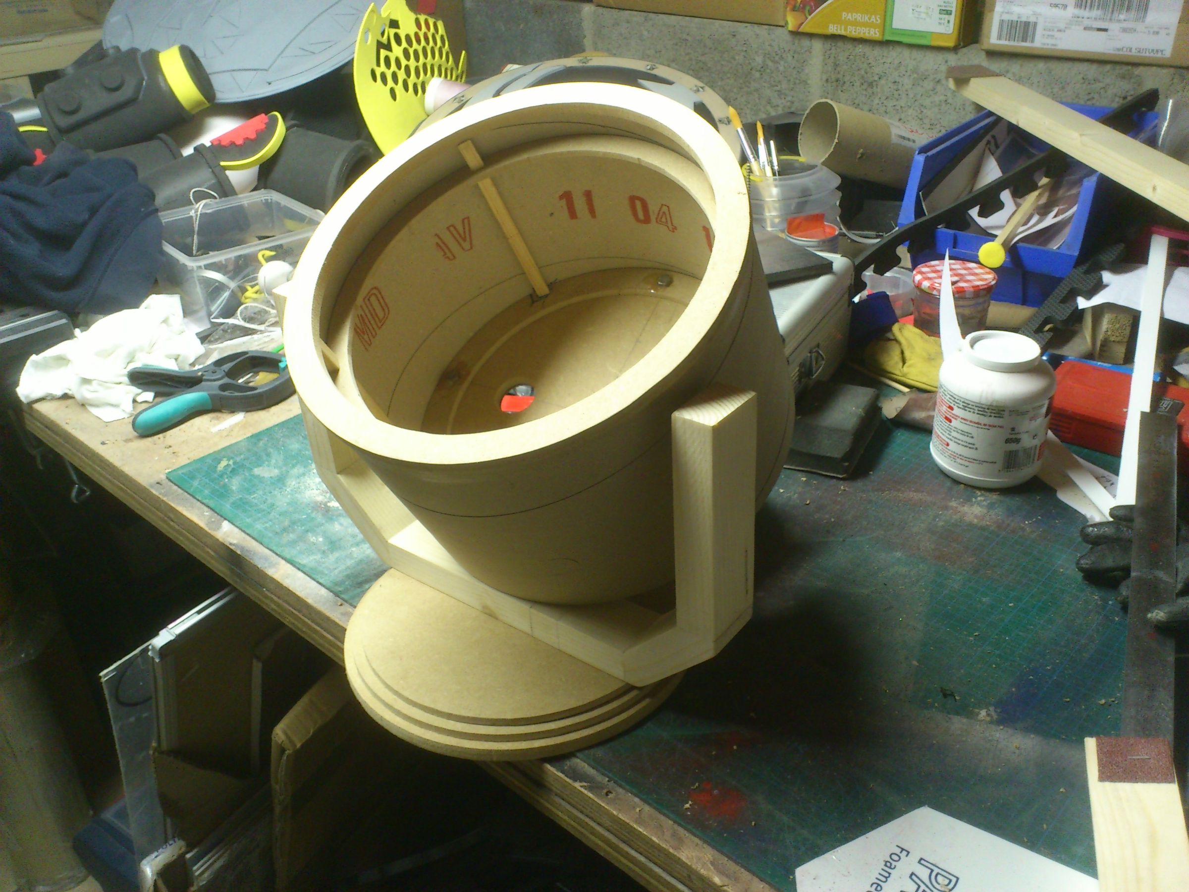 How to Make a BAT-signal : 8 Steps (with Pictures) - Instructables