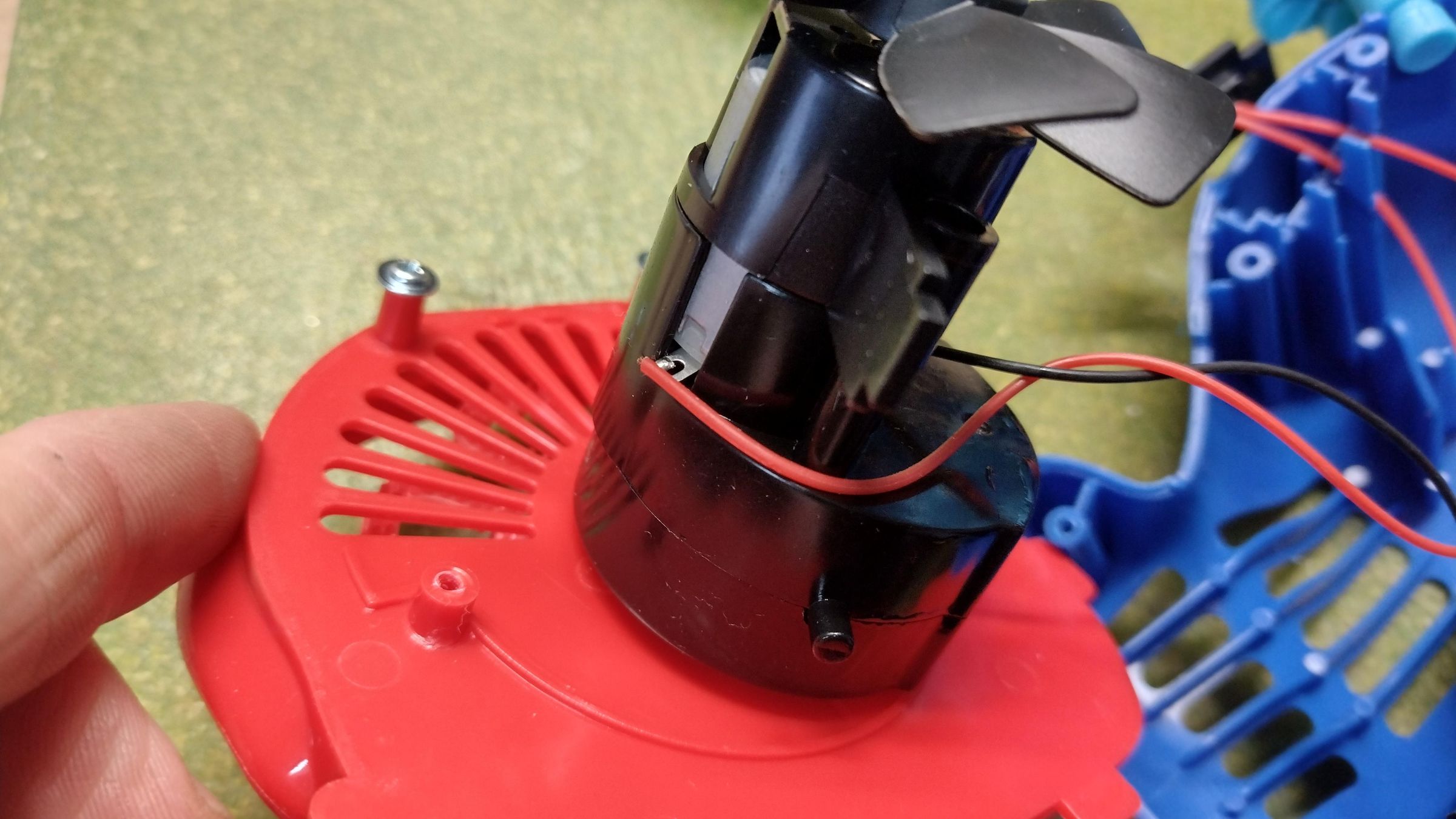 Adding a 3.5mm Jack Port to a Bubble Machine : 5 Steps (with Pictures ...