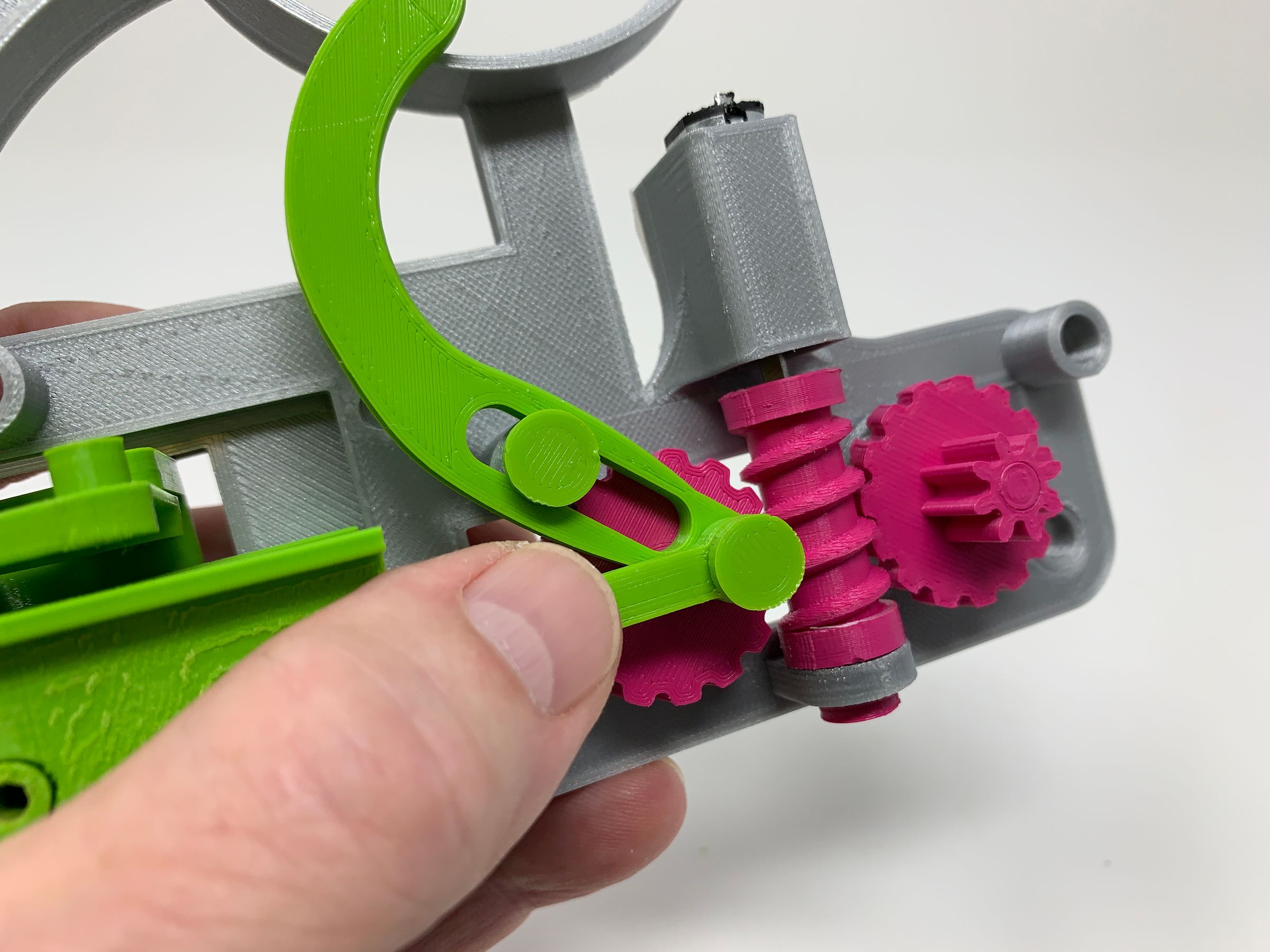 Pink and Green Domino Machine II : 5 Steps (with Pictures) - Instructables