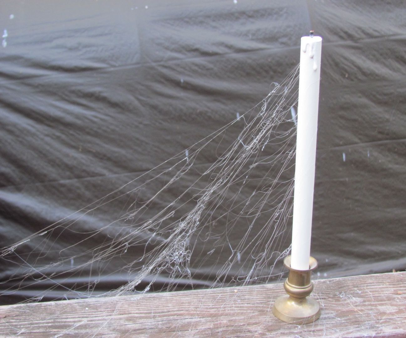 Hot Glue Cobwebs (with Pictures) - Instructables