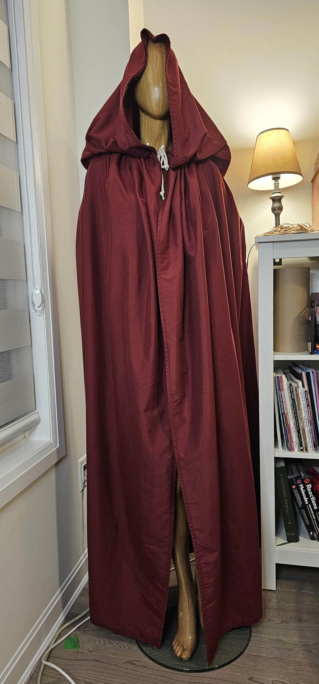 Easy DIY Cloak From a Bedsheet : 10 Steps (with Pictures) - Instructables