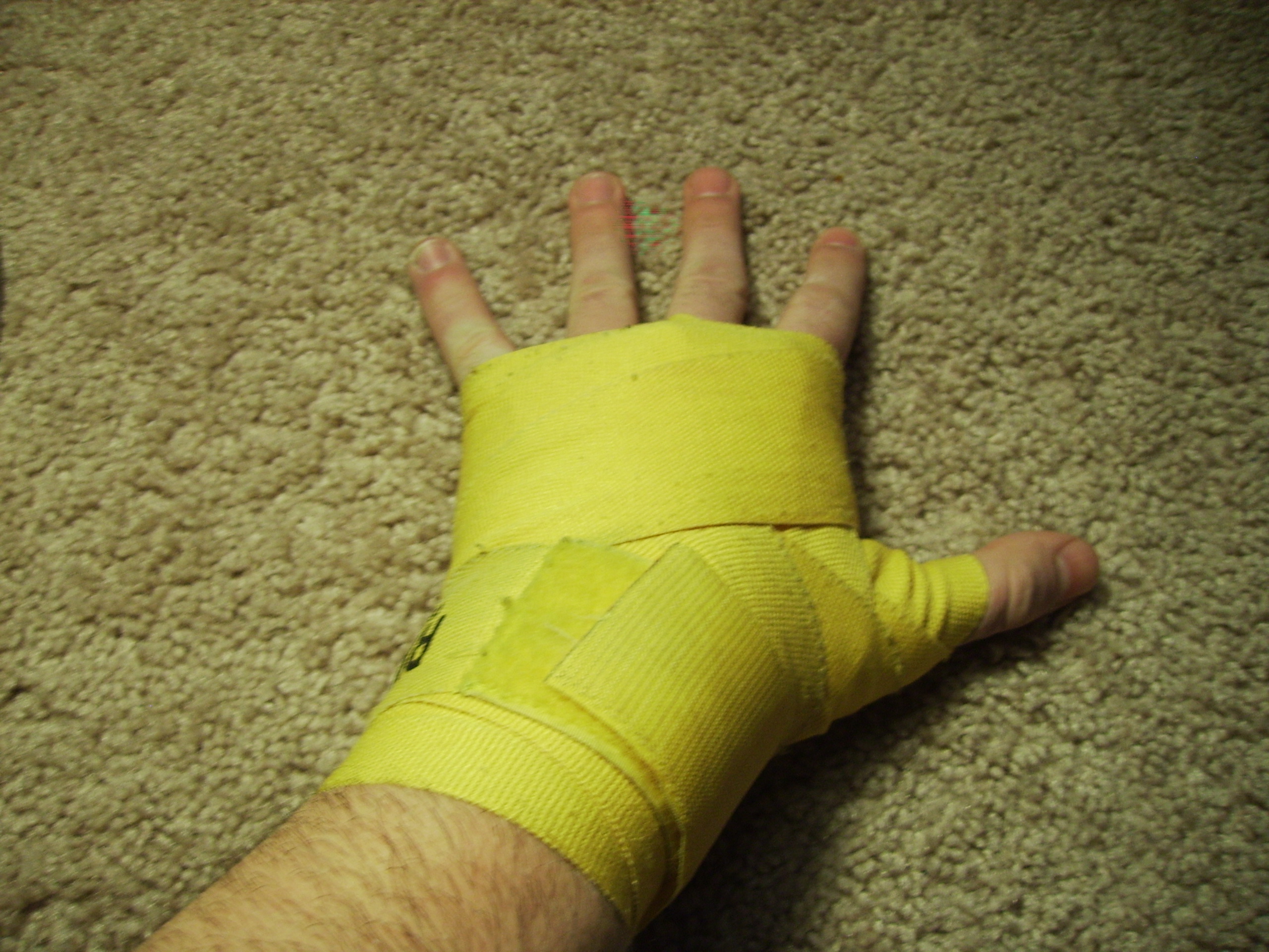 How to Wrap Hands for a Boxing Workout : 14 Steps - Instructables