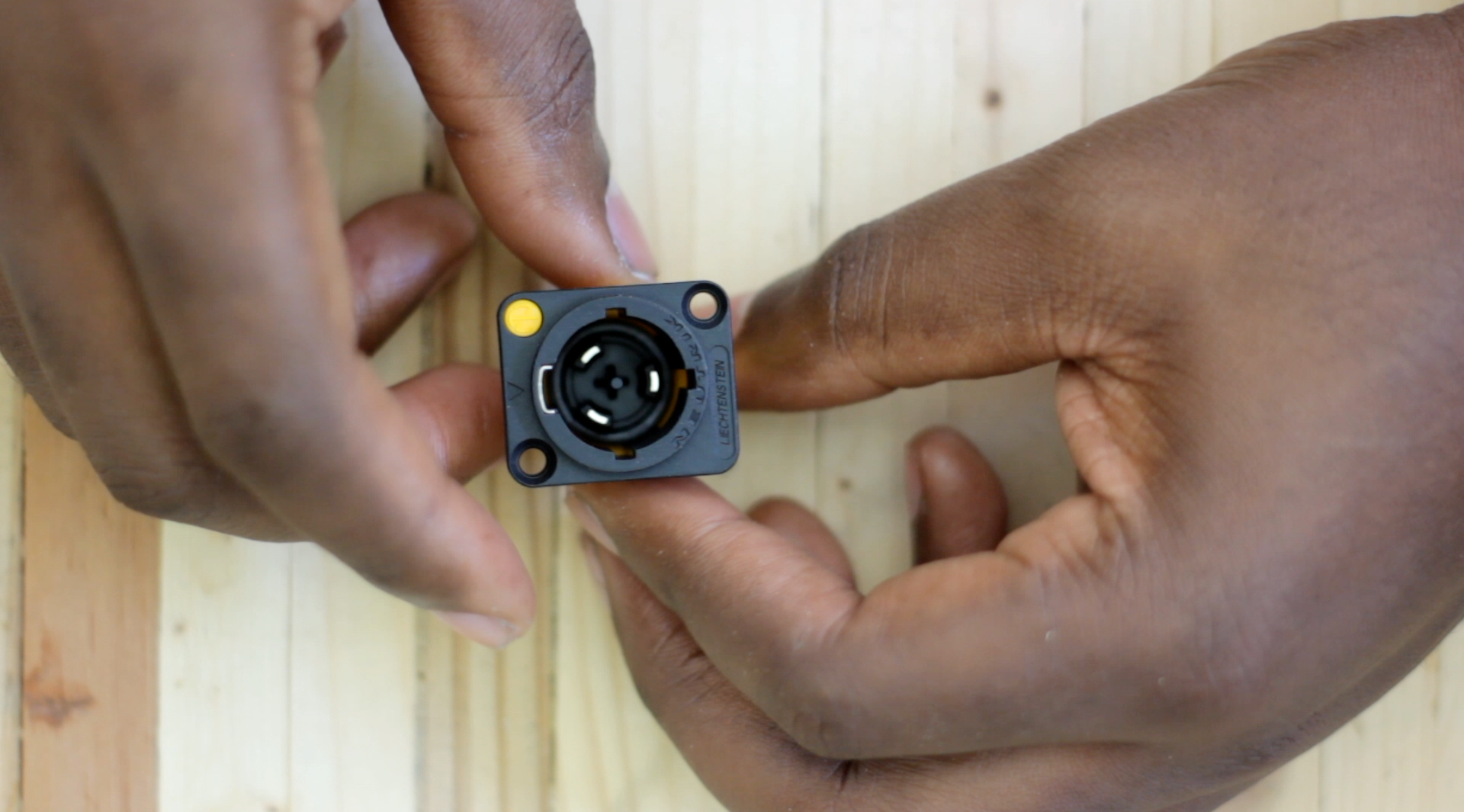 DIY Festool Style Plug-It Power Connectors : 6 Steps - Instructables