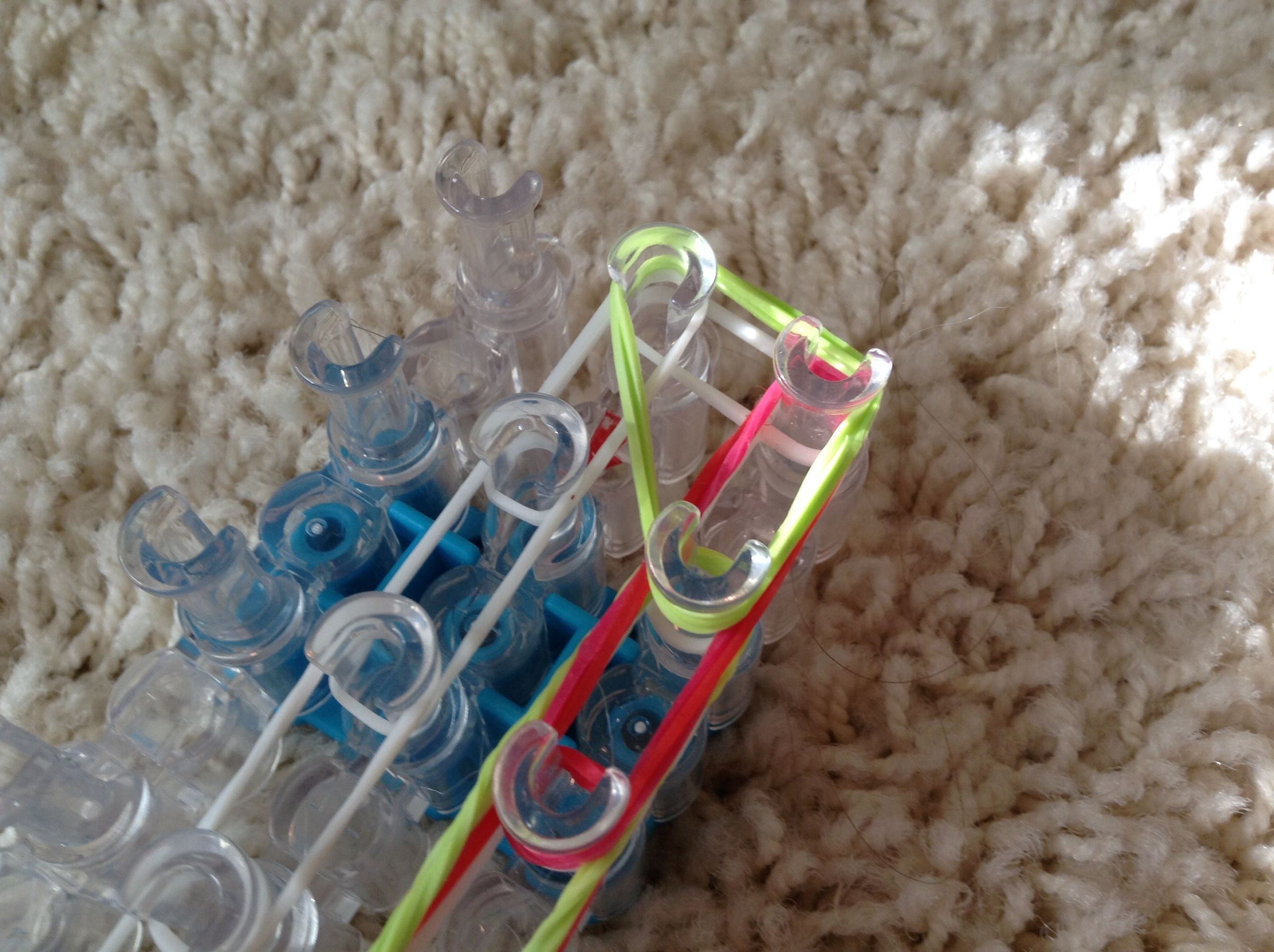Rainbow Loom Disk Braclet? : 10 Steps - Instructables