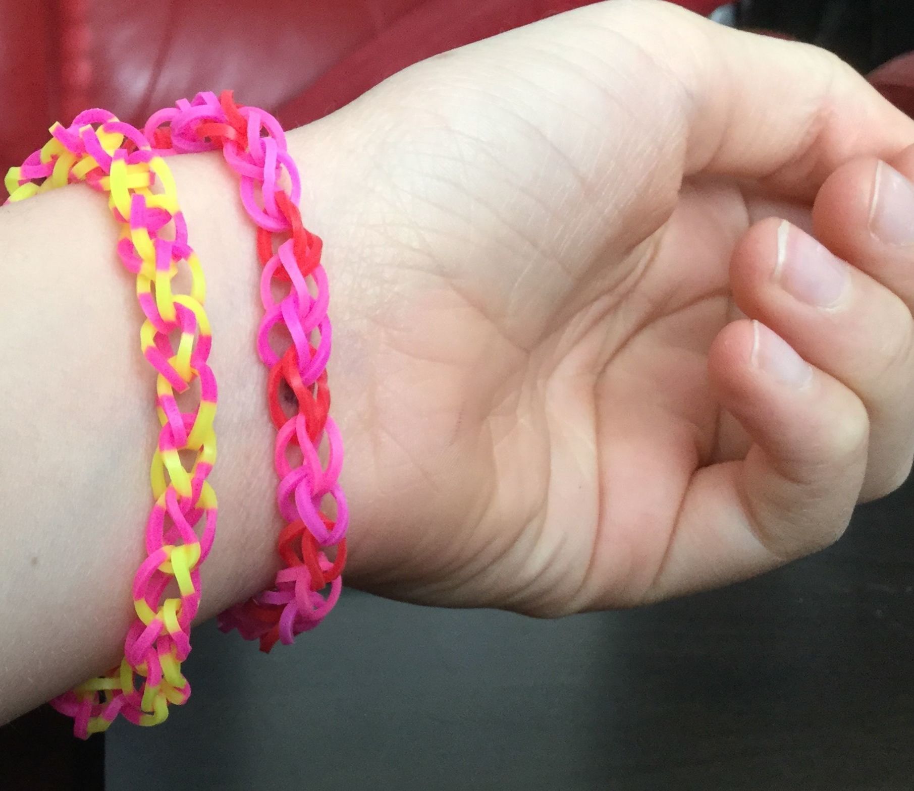 Rainbow Loom Single : 8 Steps - Instructables