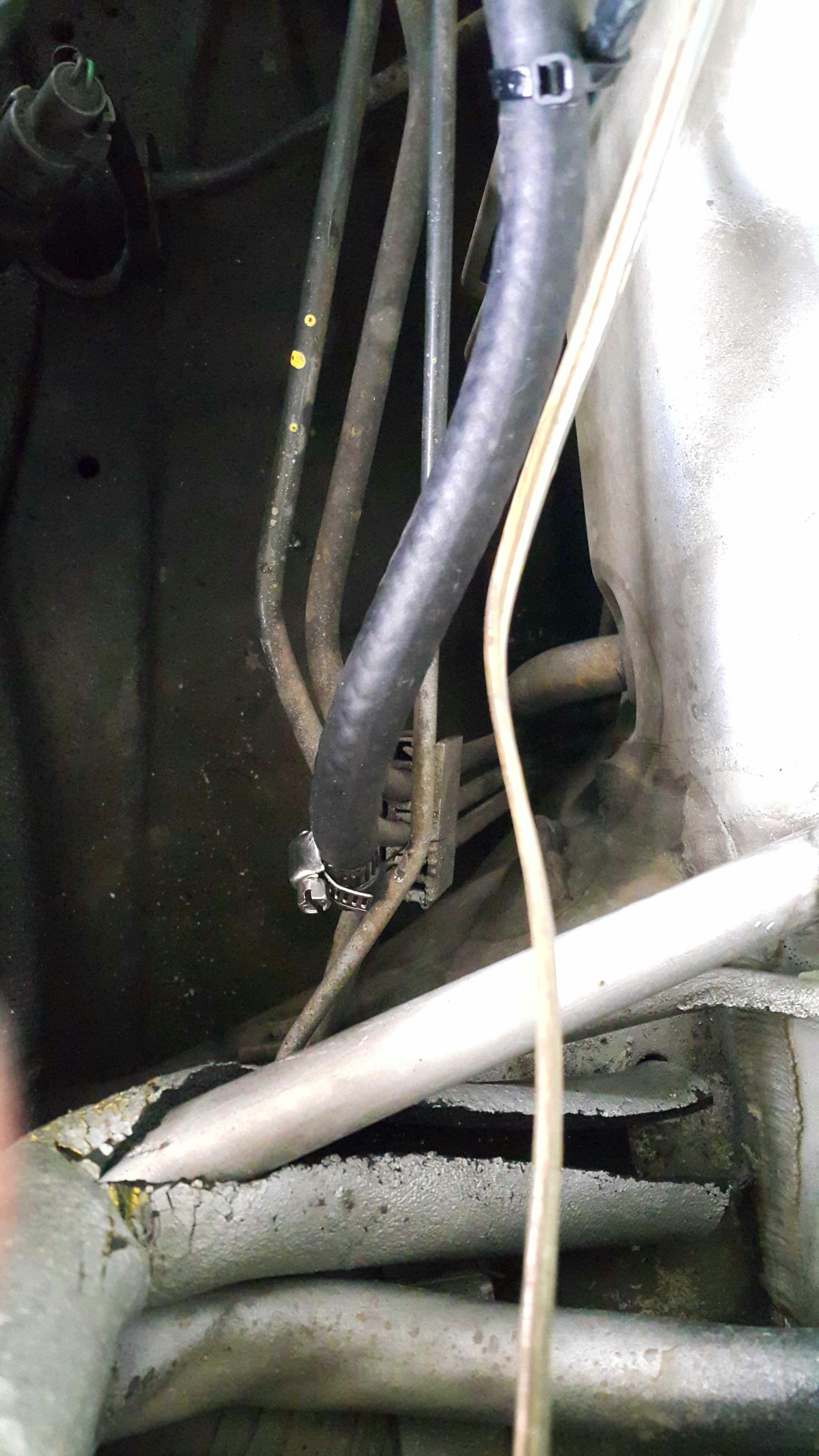 Replacing a Fuel Return Line. : 3 Steps - Instructables