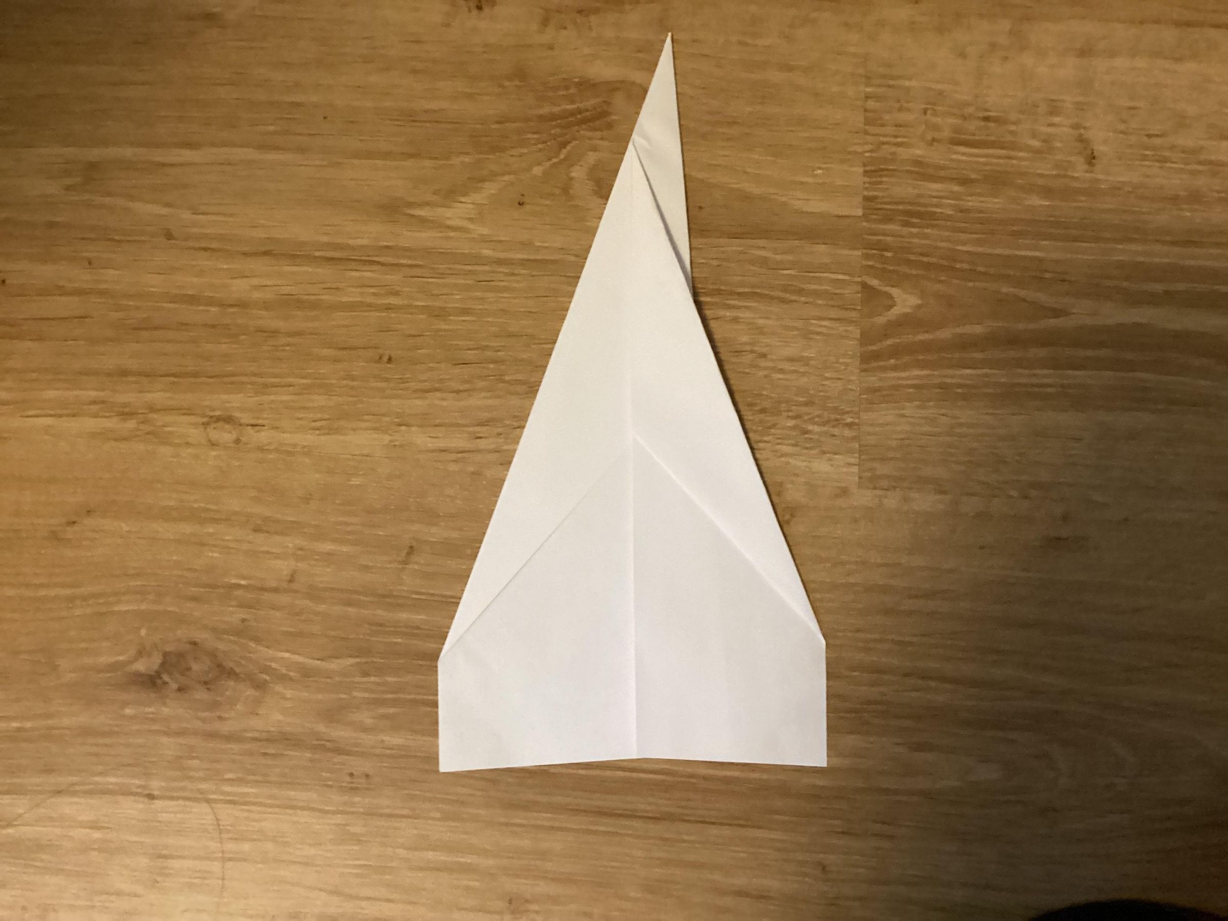 Simple Dart Paper Airplane : 8 Steps (with Pictures) - Instructables