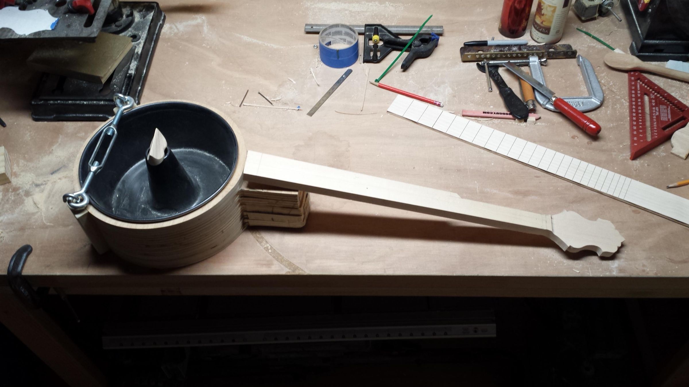 Plywood Bundt Pan Banjo (Bundt-Jo) : 10 Steps (with Pictures ...