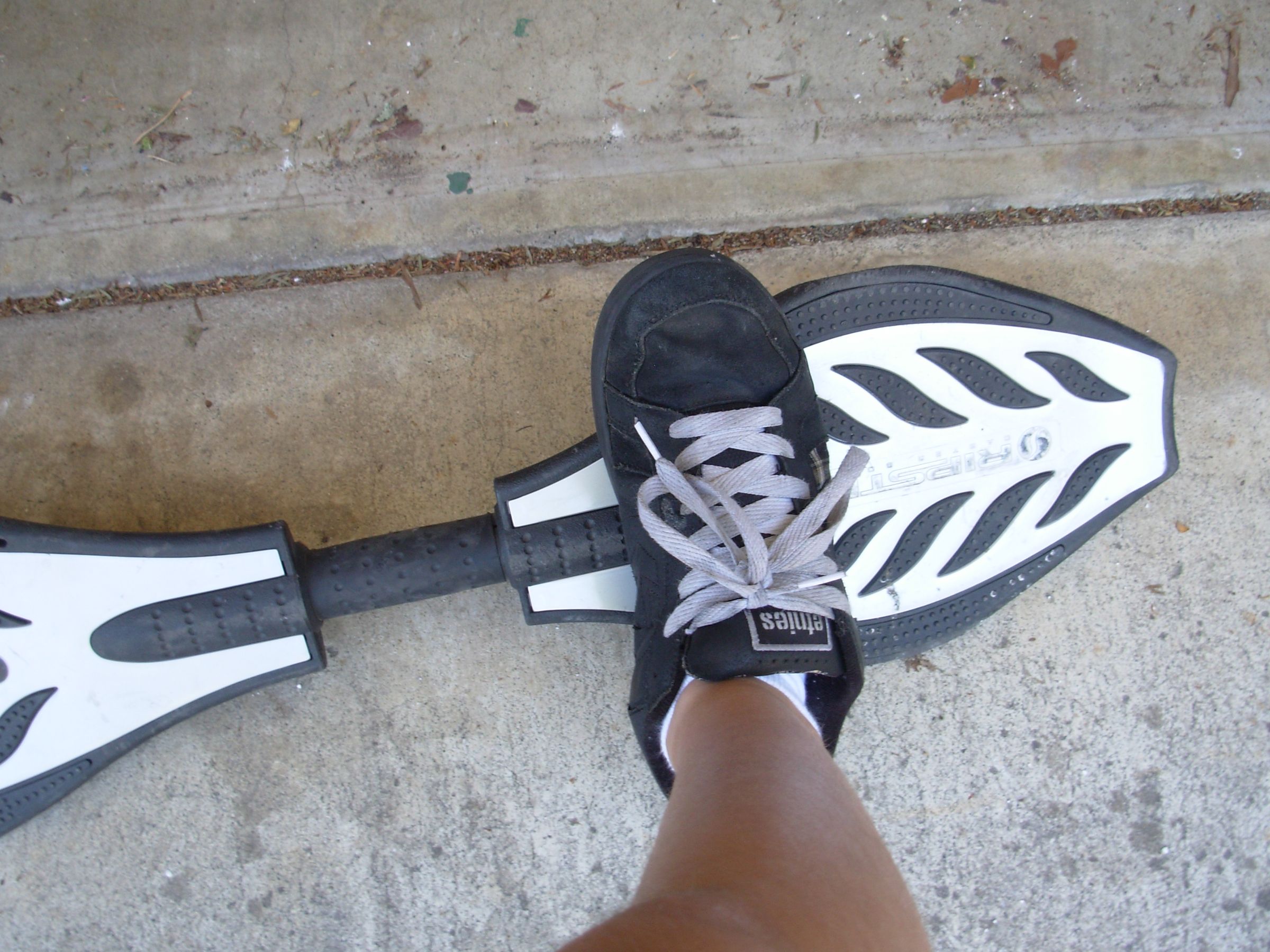 How to Ripstik/waveboard : 5 Steps - Instructables