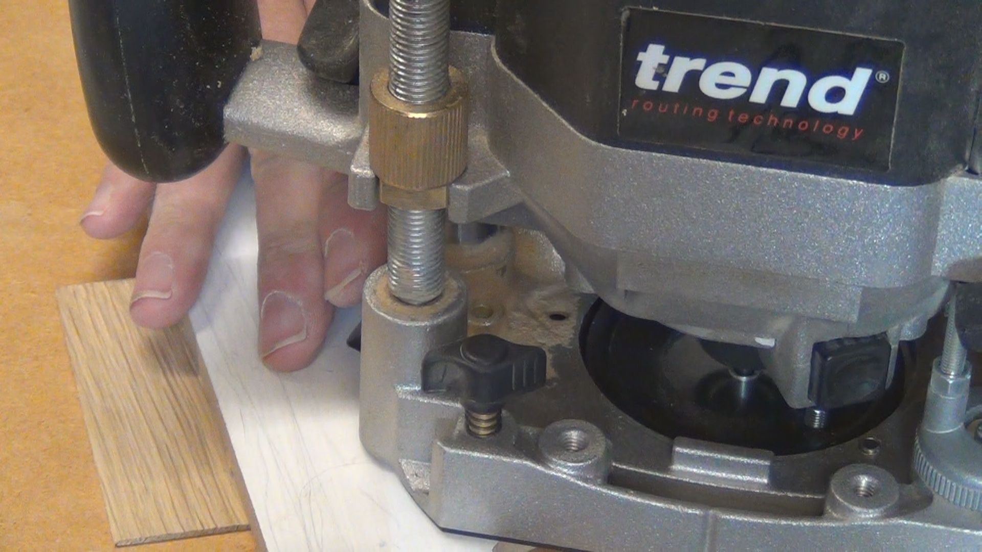 Router Inlays With a Guide Bush and Collar : 5 Steps (with Pictures ...