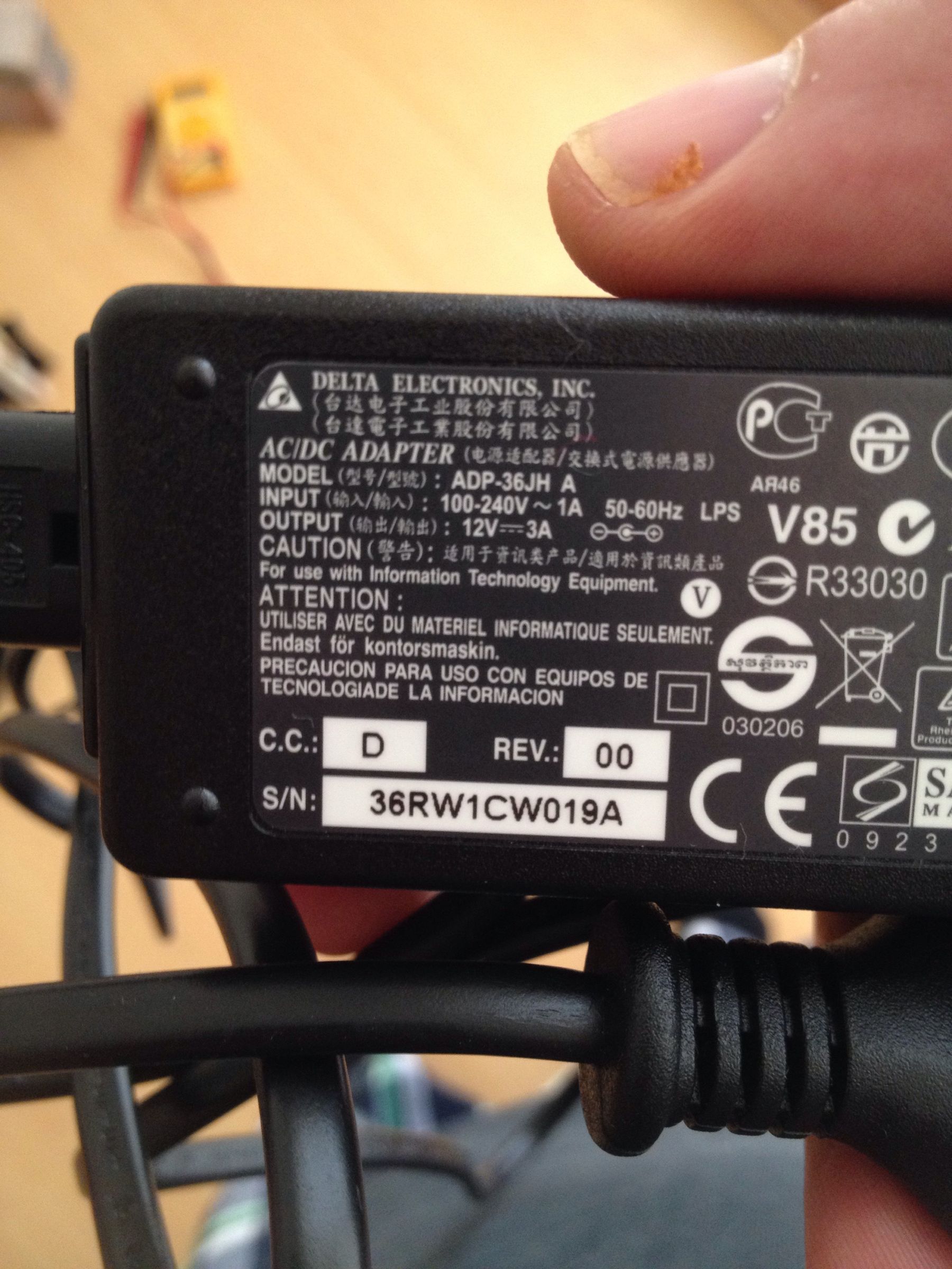 Cheap Mobile Battery Wall Outlet : 3 Steps - Instructables