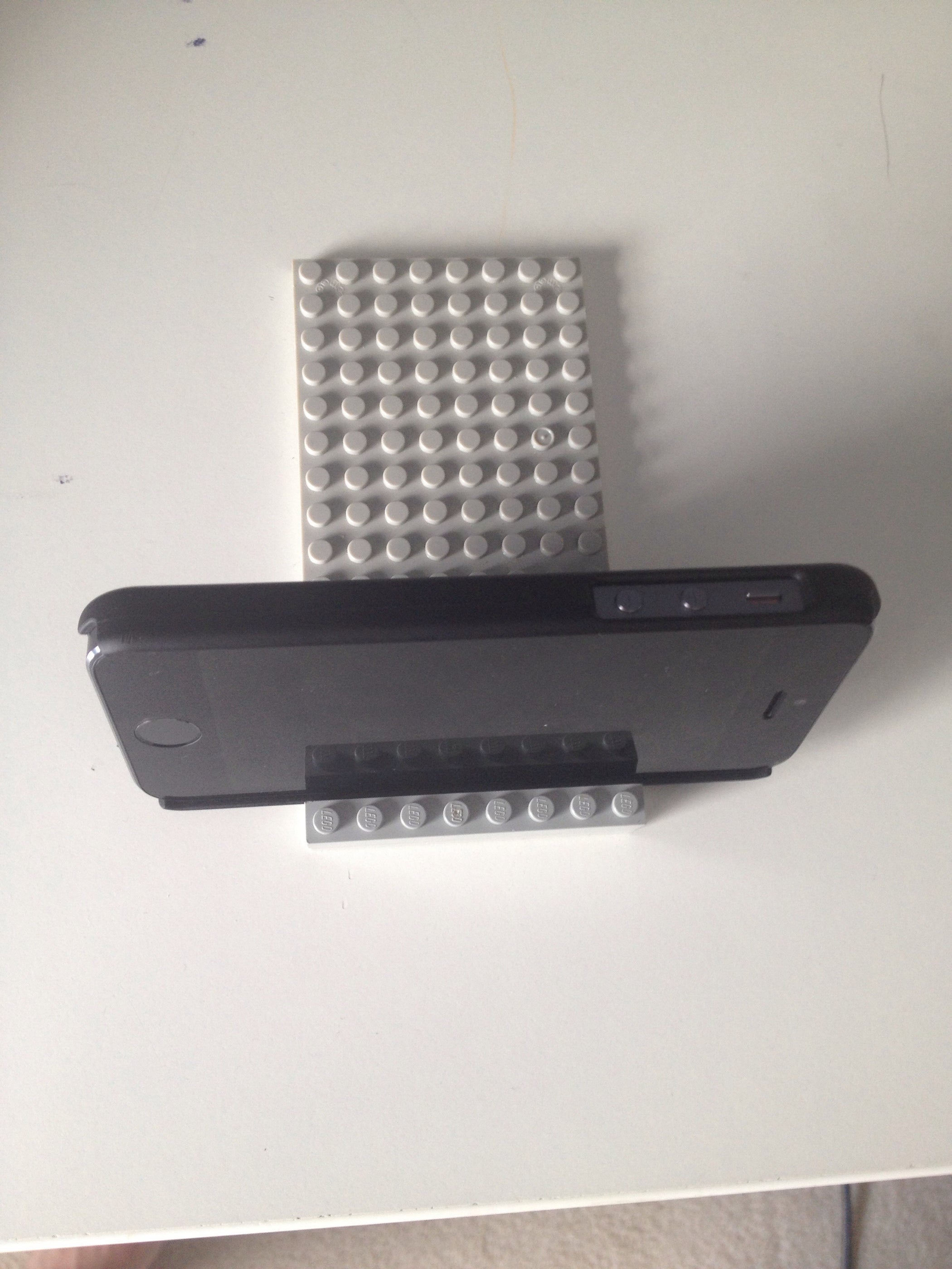 IPhone Stand : 5 Steps - Instructables