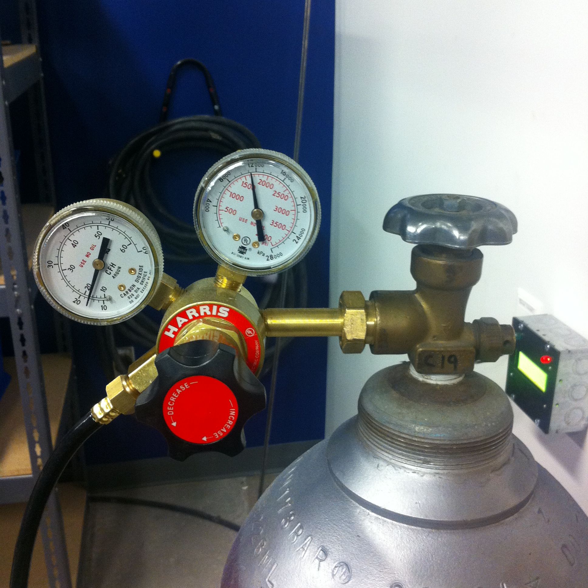 MIG Welding at TechShop : 4 Steps - Instructables