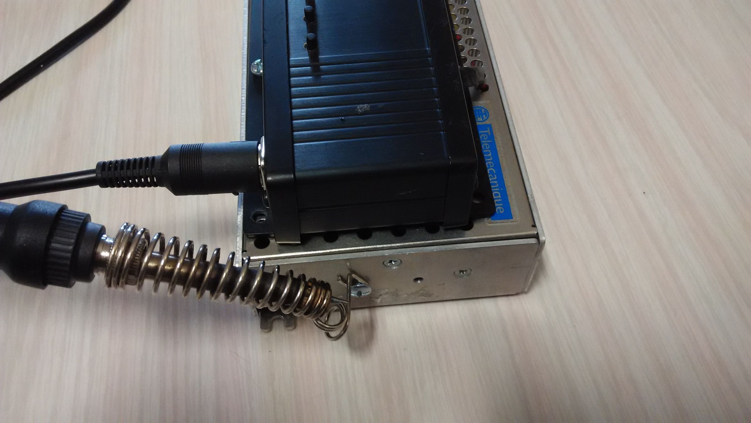 DIY Soldering Station for HAKKO 907 : 6 Steps - Instructables