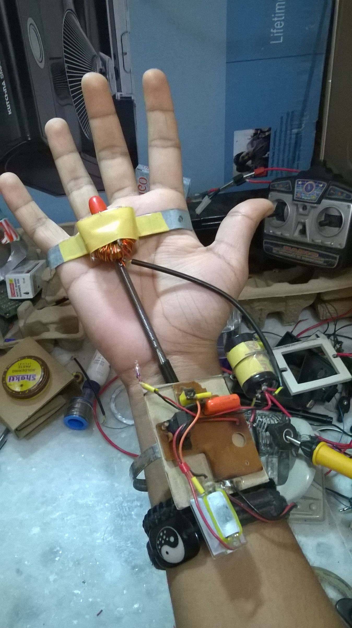 Handheld EMP Device : 8 Steps - Instructables