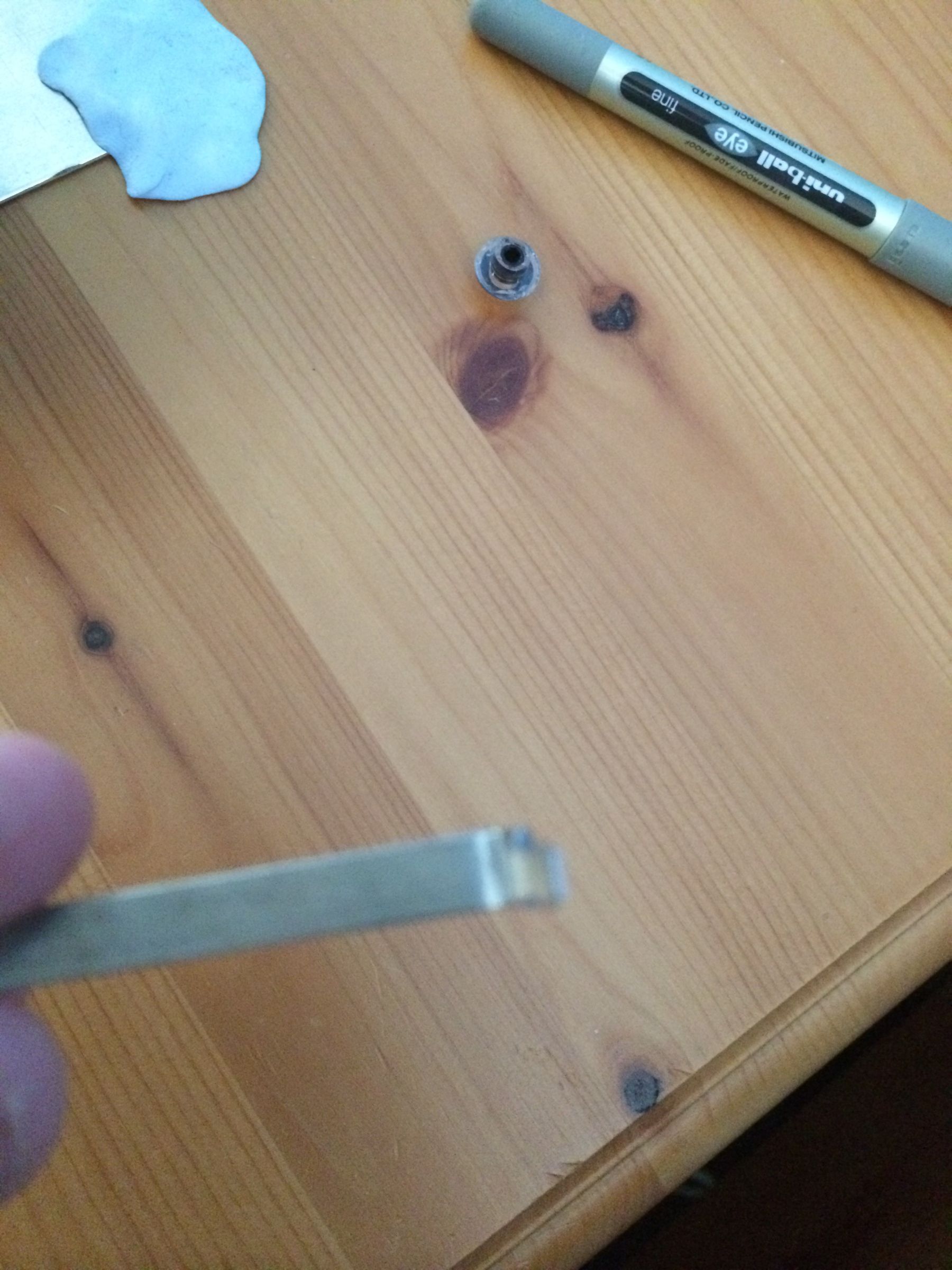 Make Shift Screwdriver : 5 Steps - Instructables