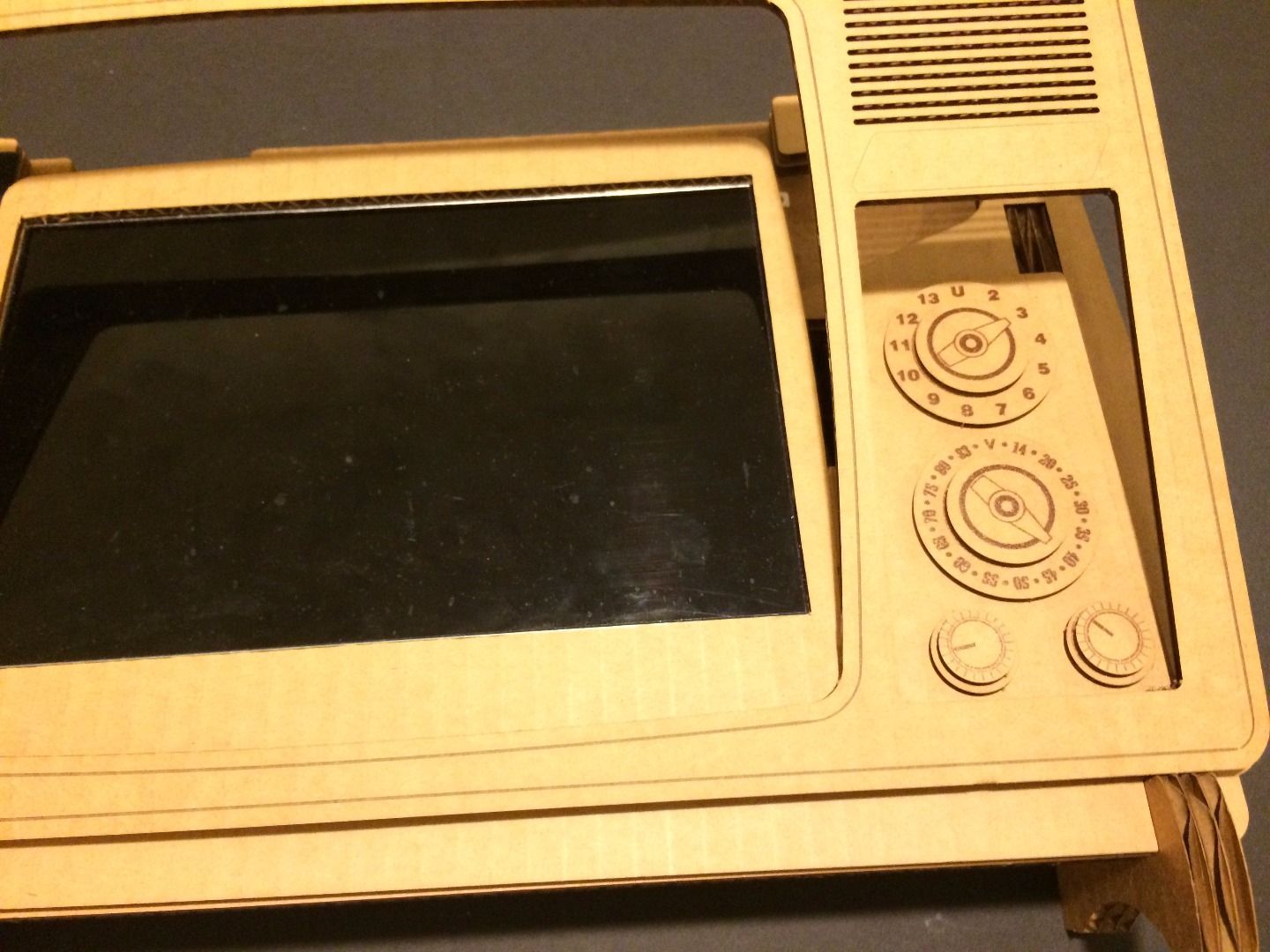 Battery Operated Cardboard HDMI Retro TV Stand for Your Raspberry Pi ...