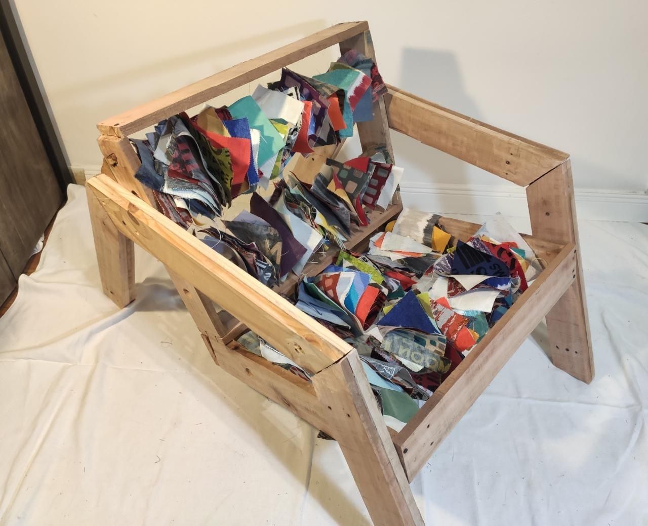 DIY Rustic Lounge Chair : 6 Steps (with Pictures) - Instructables